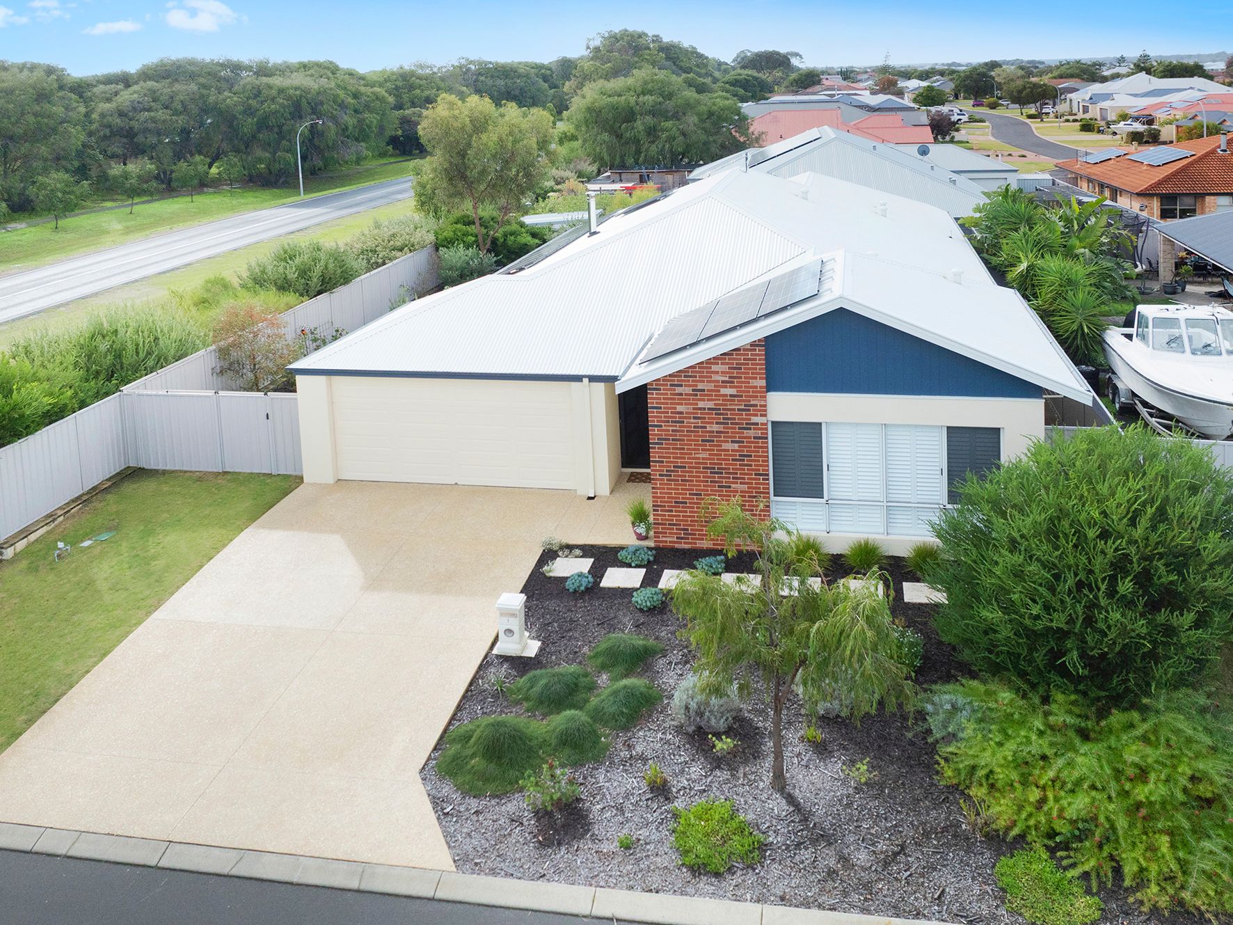 1 Pennant Boulevard, Geographe, WA 6280 - Sold House - Ray White ...