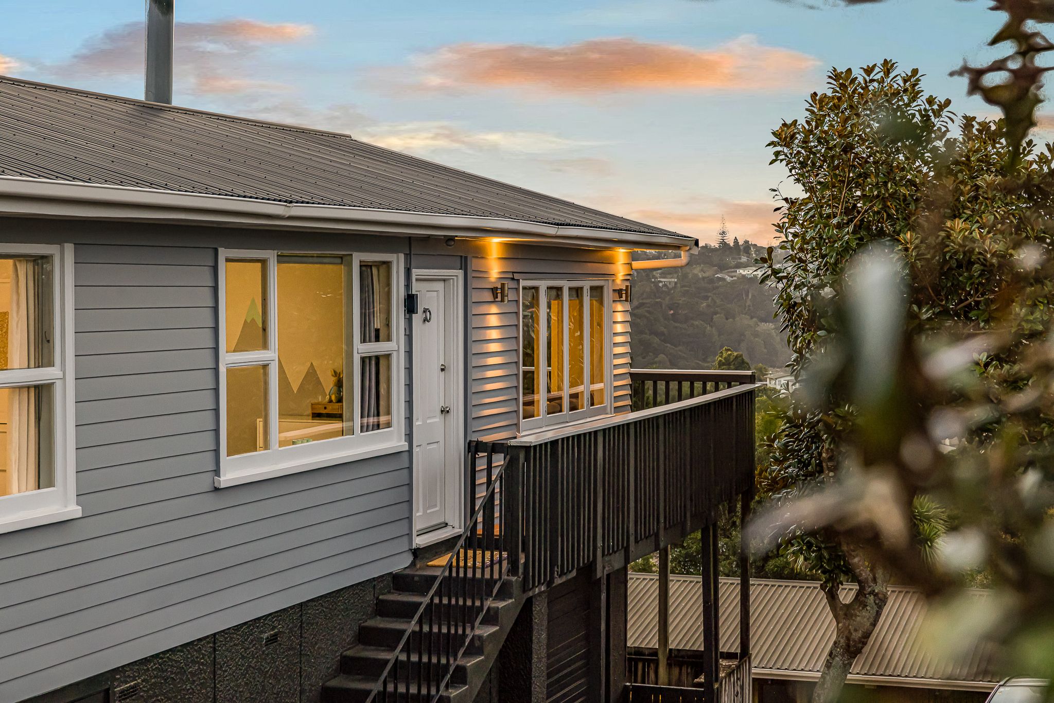 19 Seaview Road, Glenfield, North Shore City 0629 - Sold House - Ray ...