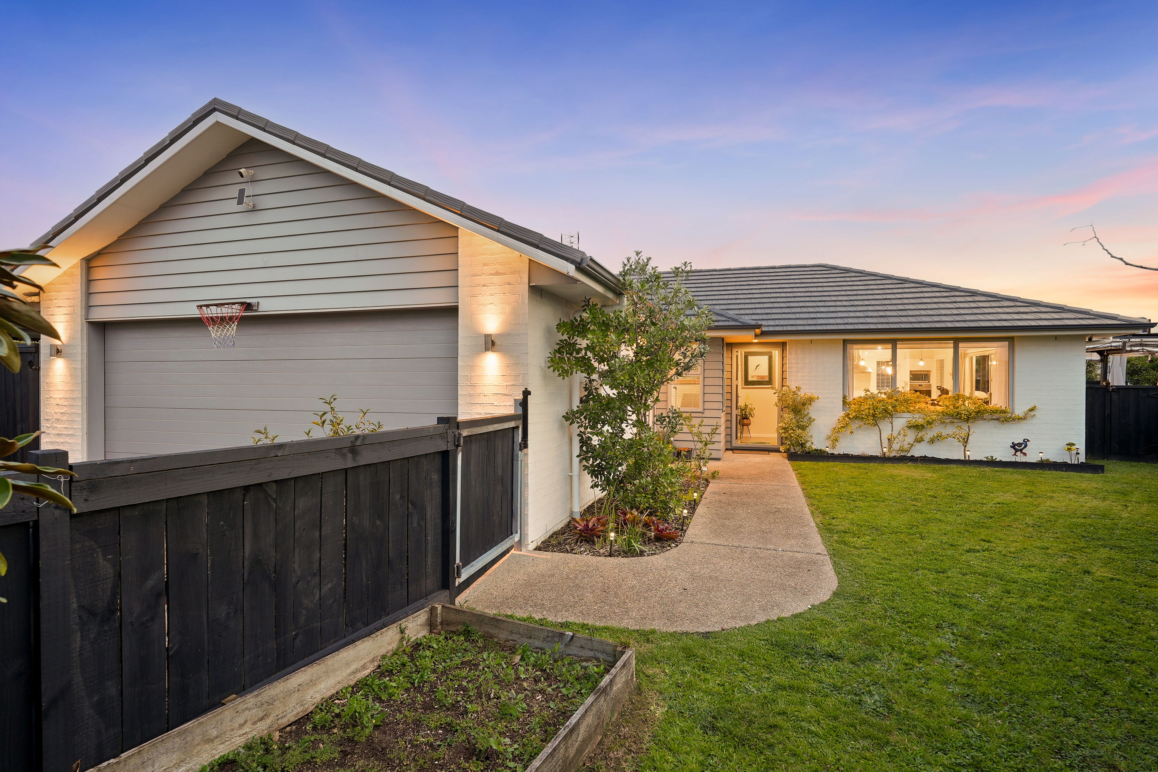 11 Grapnel Street, Red Beach, Rodney 0932 - Sold House - Ray White ...