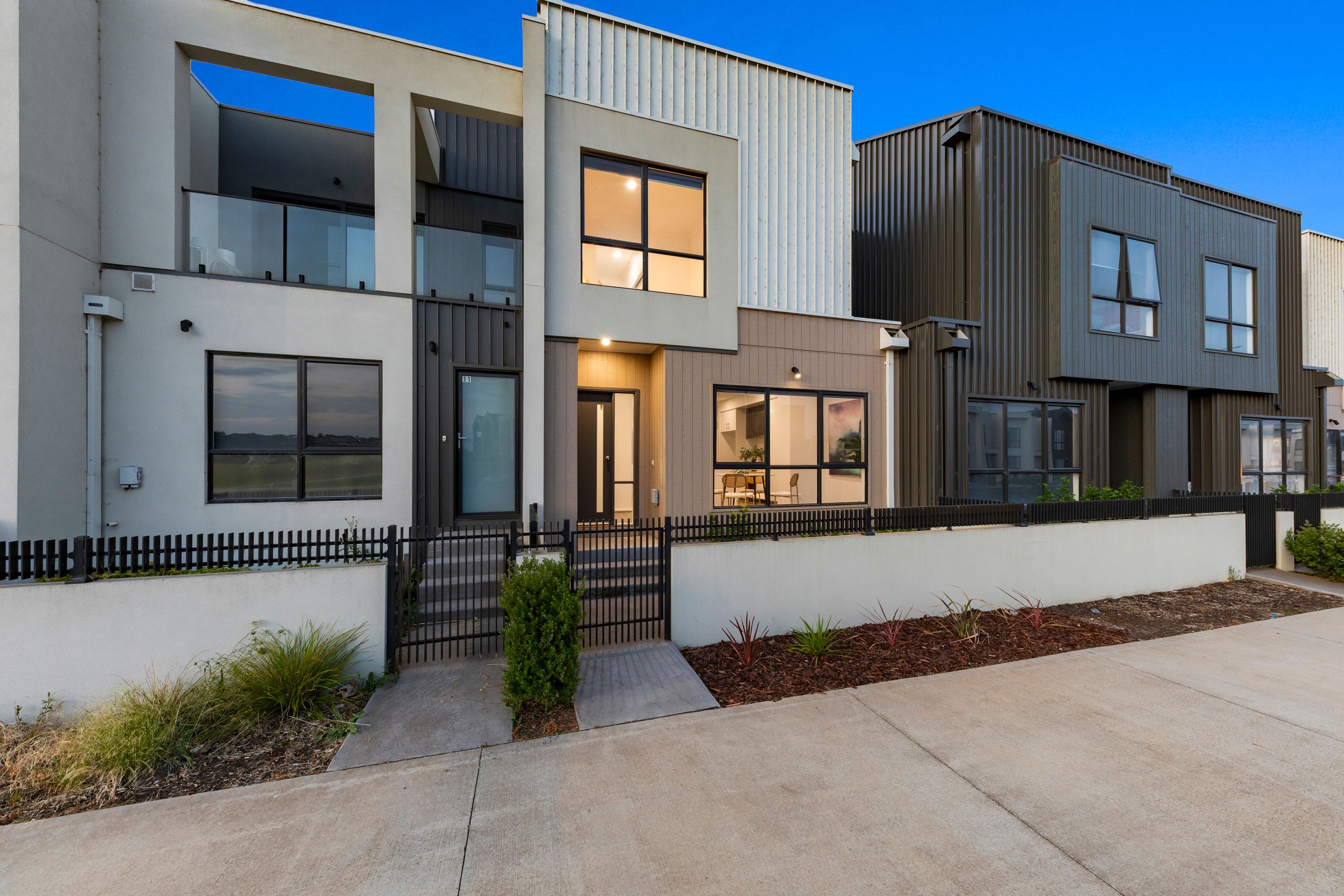 9 Travertine Loop, Berwick, VIC 3806 - Townhouse for Sale - Ray White ...
