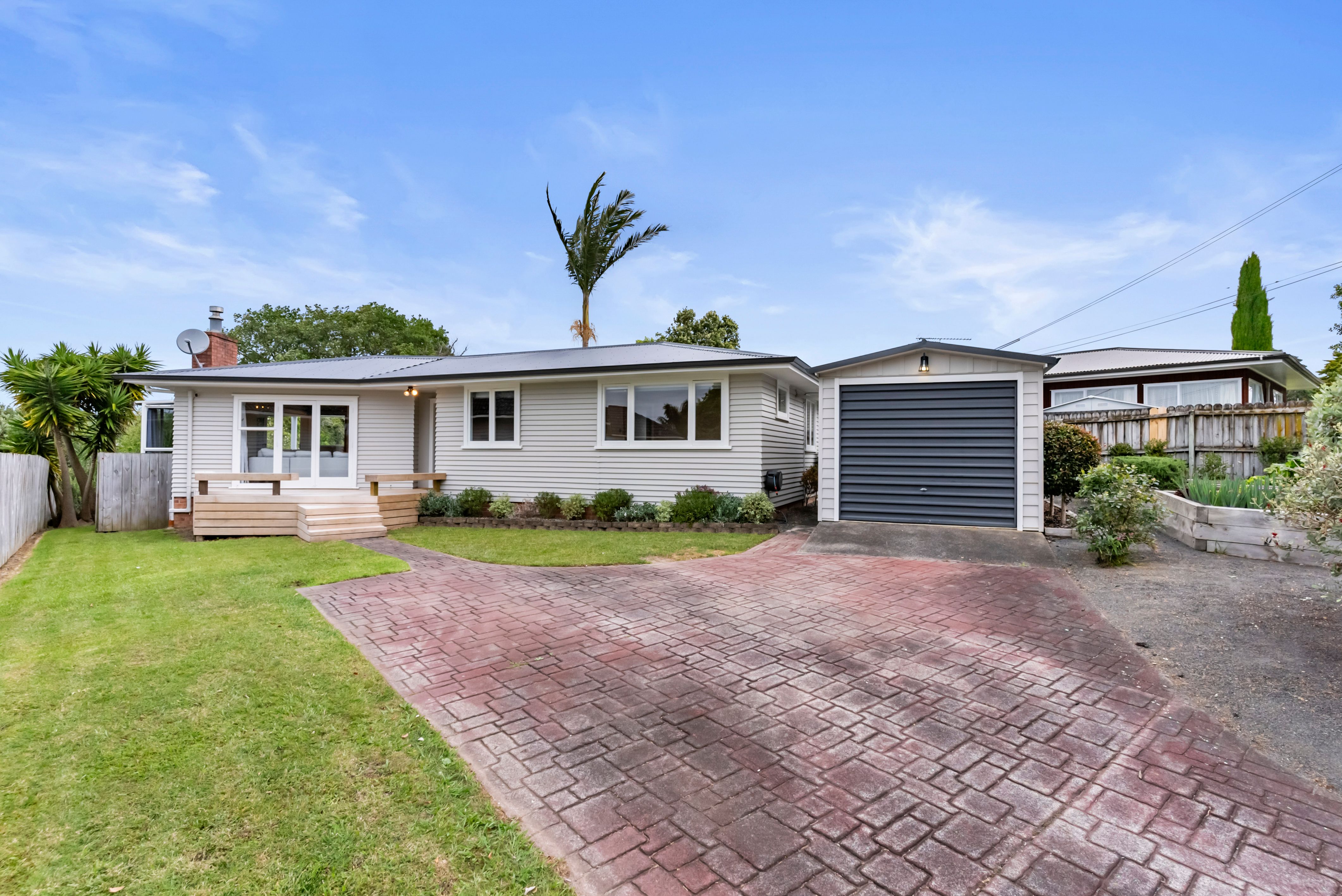 7 Trelawn Place, Cockle Bay, Manukau City 2014 - Sold House - Ray White ...