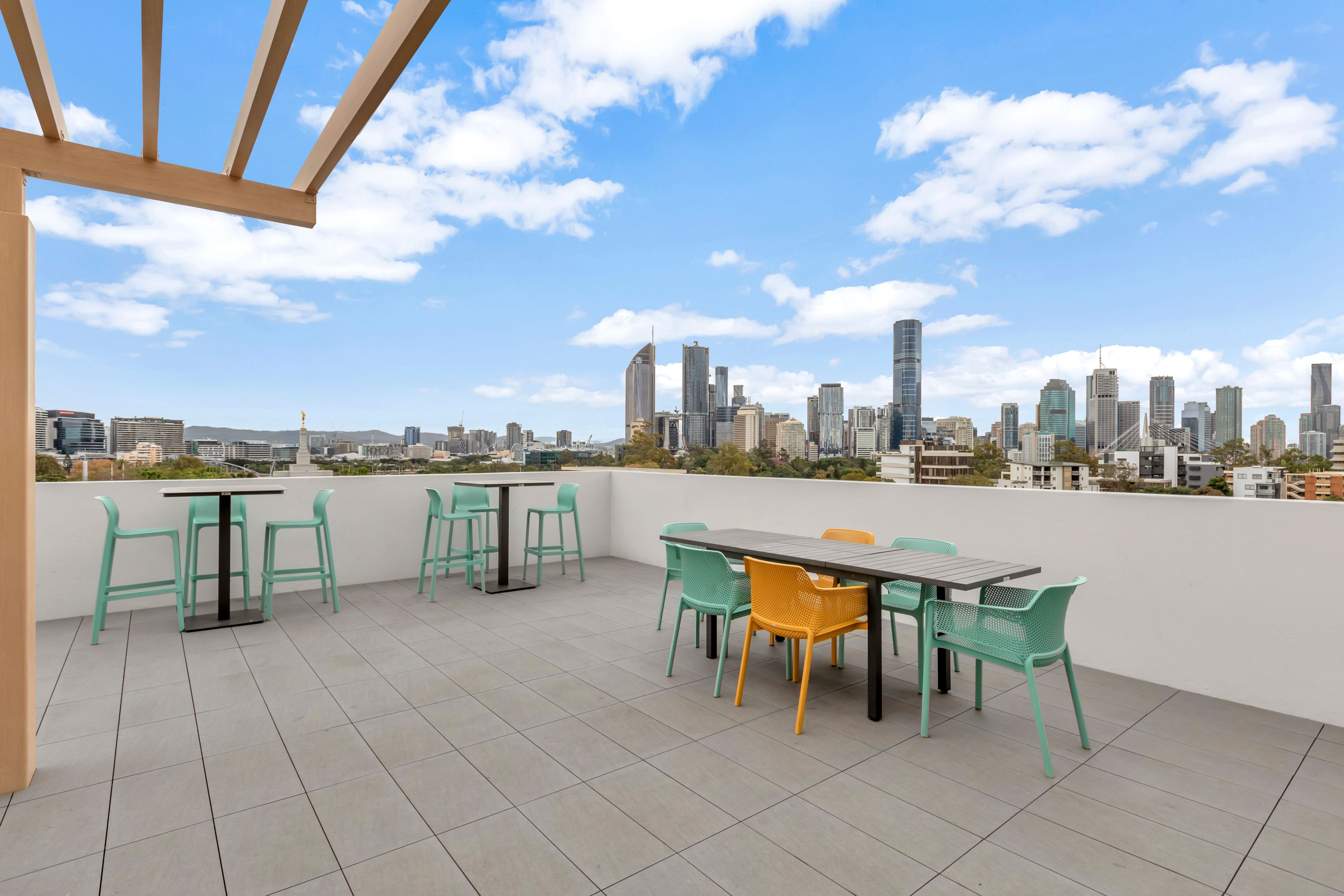 706/705 Main Street, Kangaroo Point, QLD 4169 - Sold Apartment - Ray ...