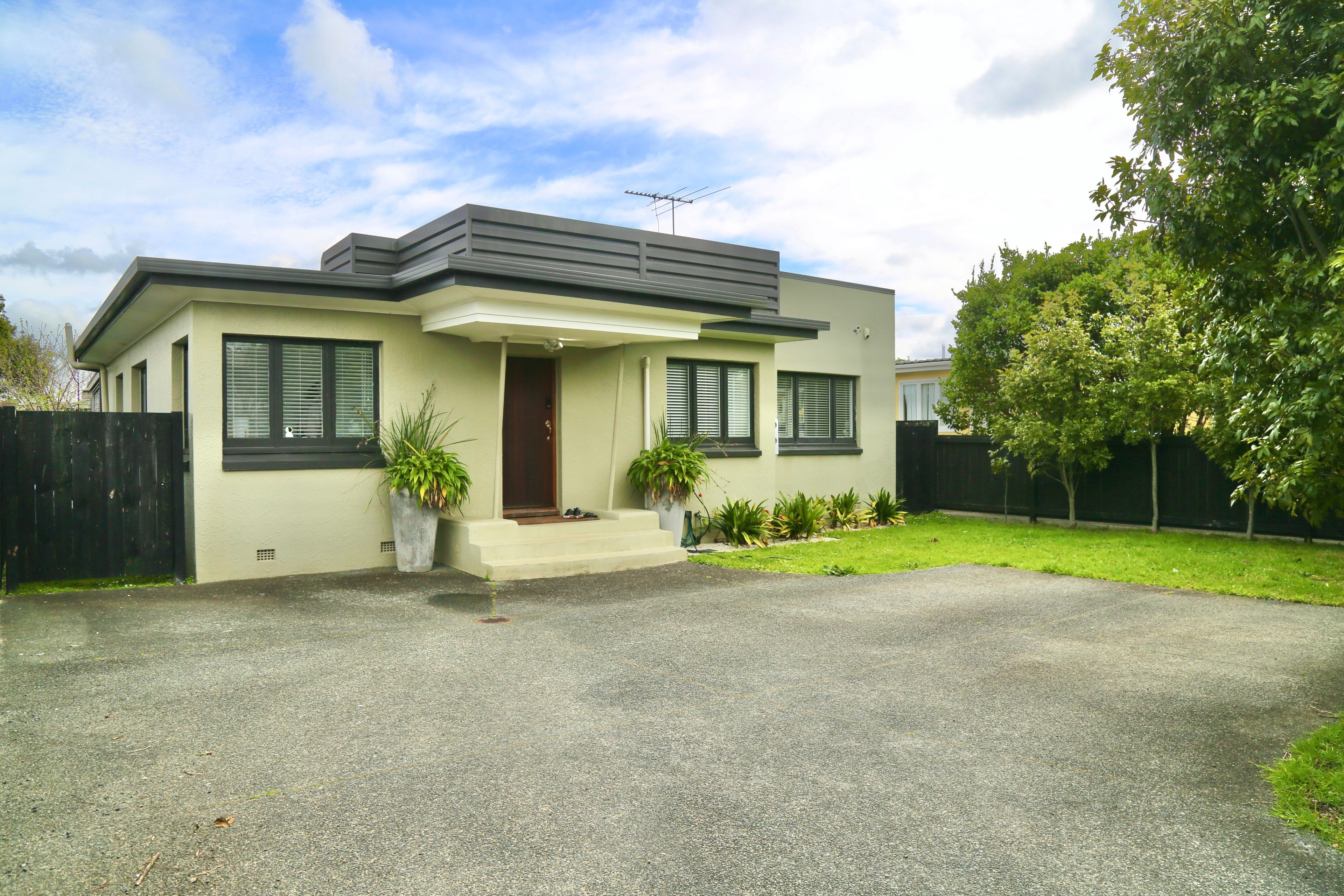 77 Avondale Road, Avondale, Auckland City 0600 - Sold House - Ray White ...