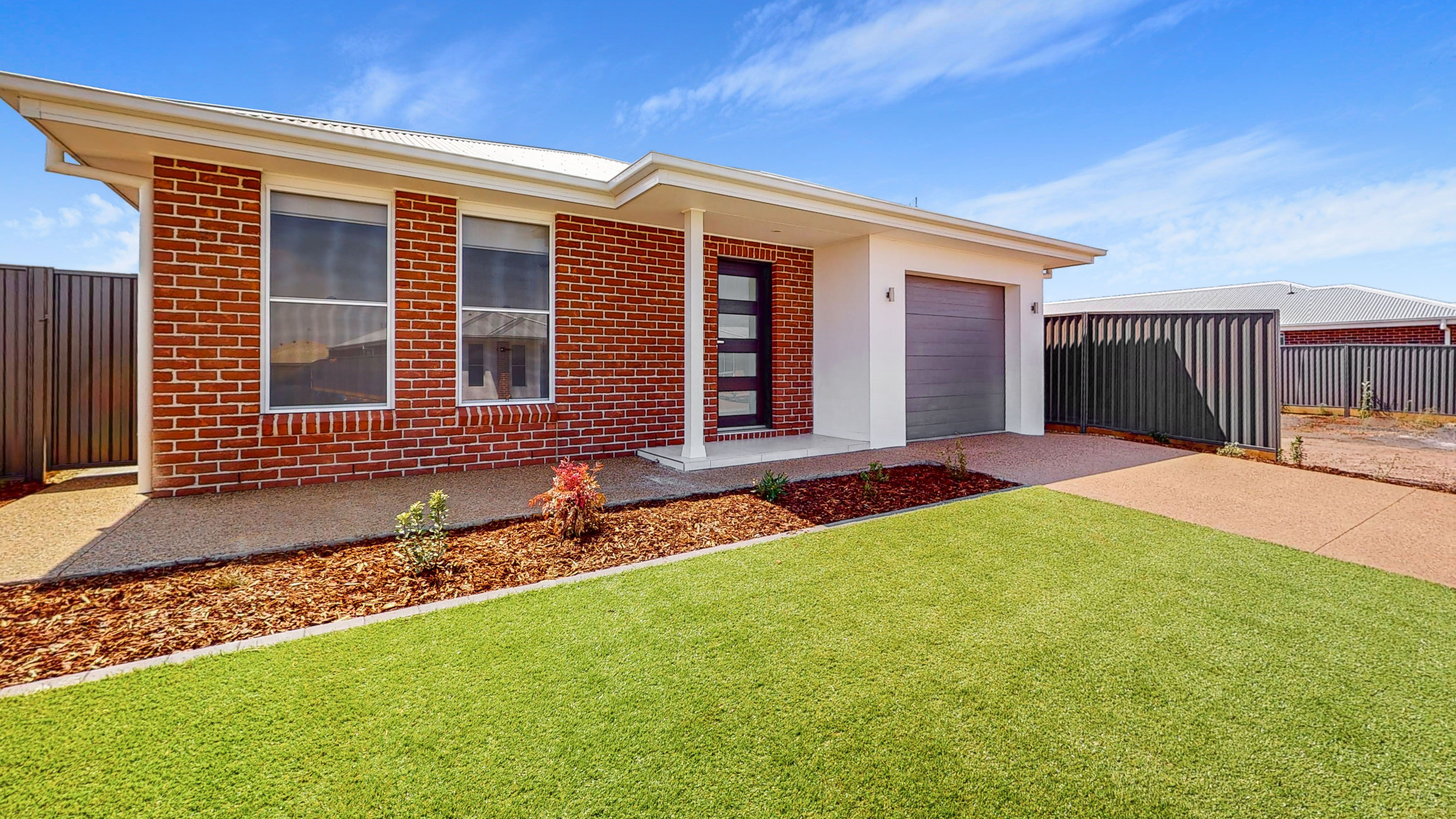 17 Manchurian Circuit, Dubbo, NSW 2830 - House for Rent - Ray White Dubbo