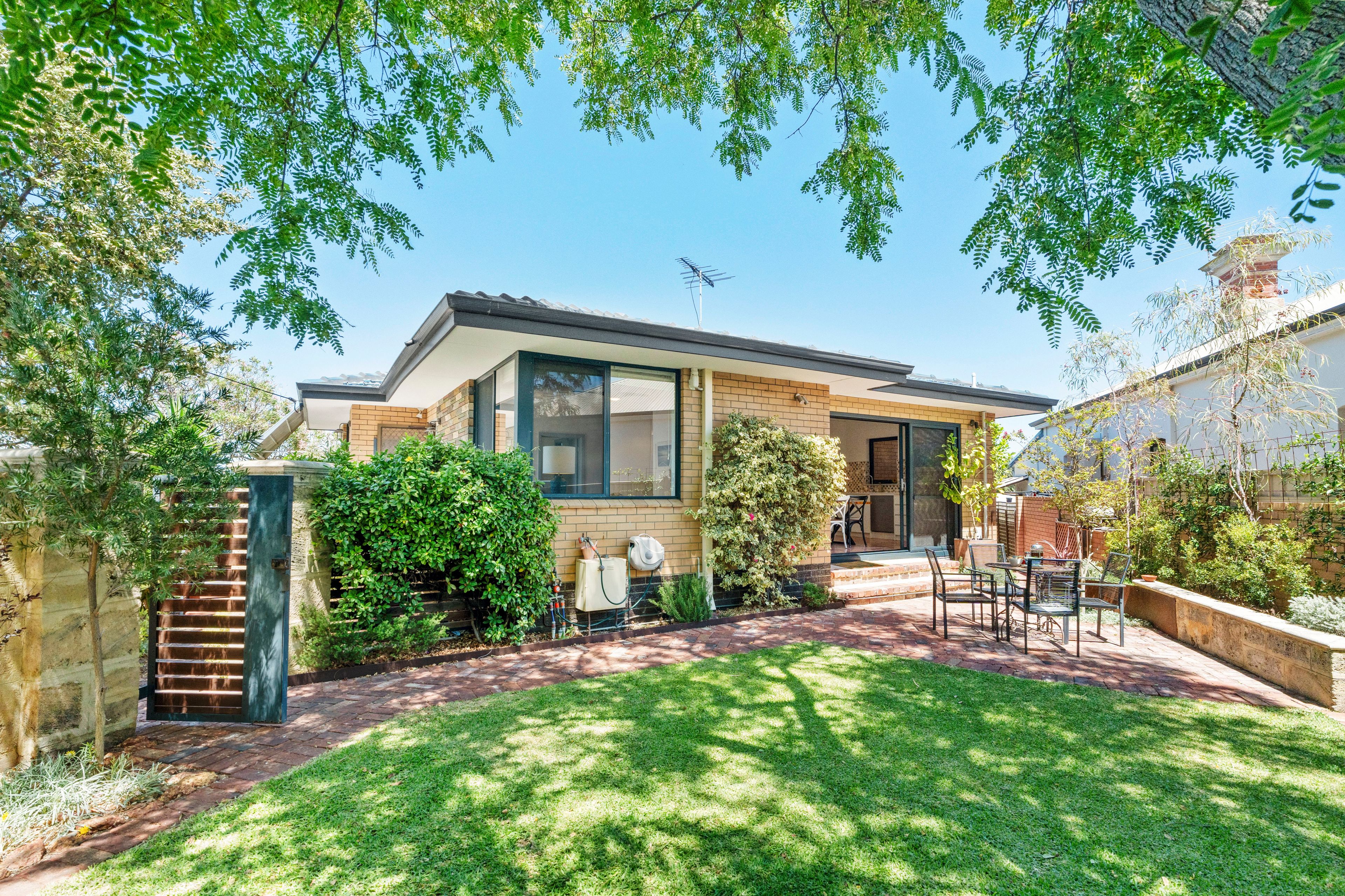 6 Brennan Street, Fremantle, WA 6160 - Sold House - Dalkeith | Claremont