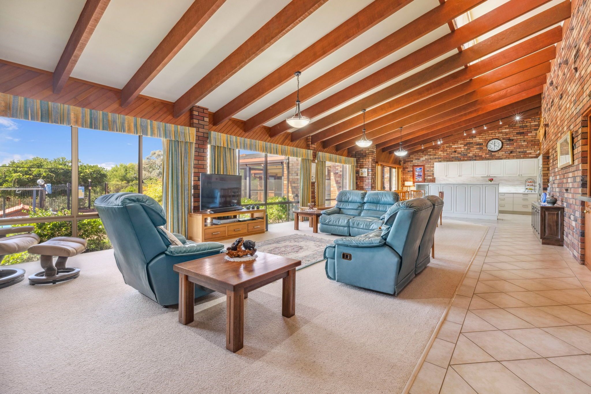 19 Dawson Drive, Cowra, NSW 2794 - Sold House - Ray White Young ...