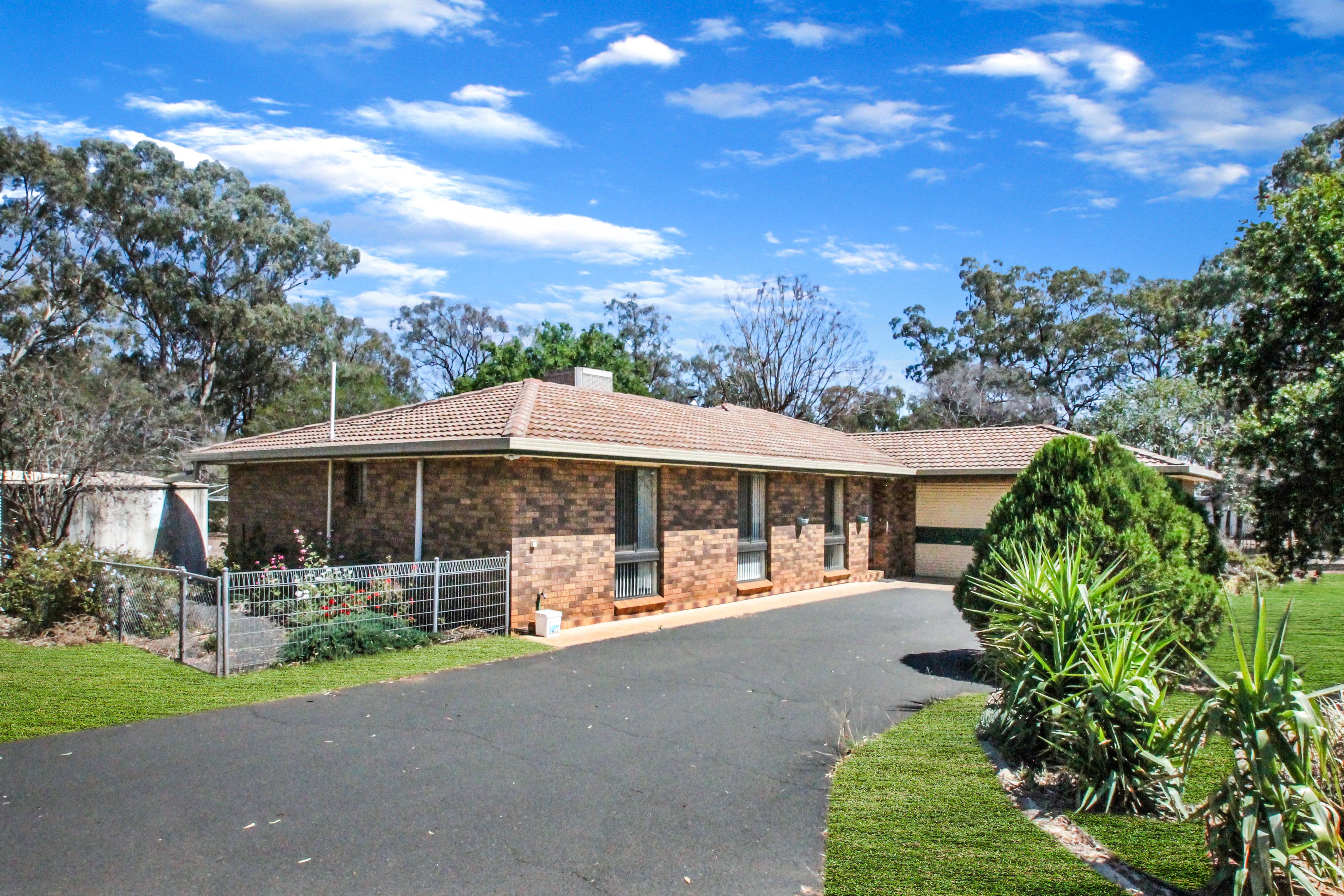 1-11 Kingston Street, Spring Ridge, NSW 2343 - Sold House - Ray White ...