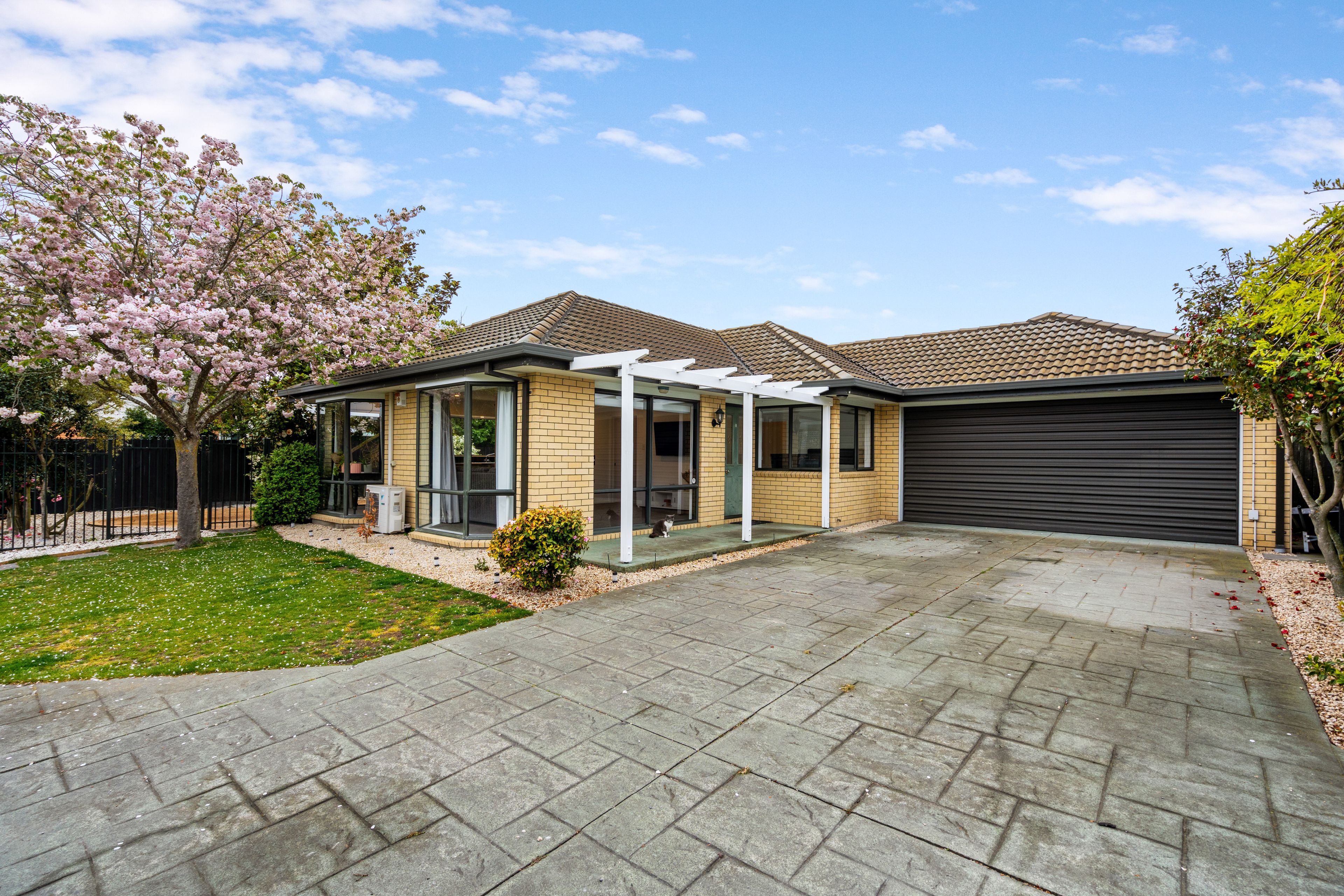 10A Ronald George Place, Parklands, Christchurch City 8083 - Sold House ...