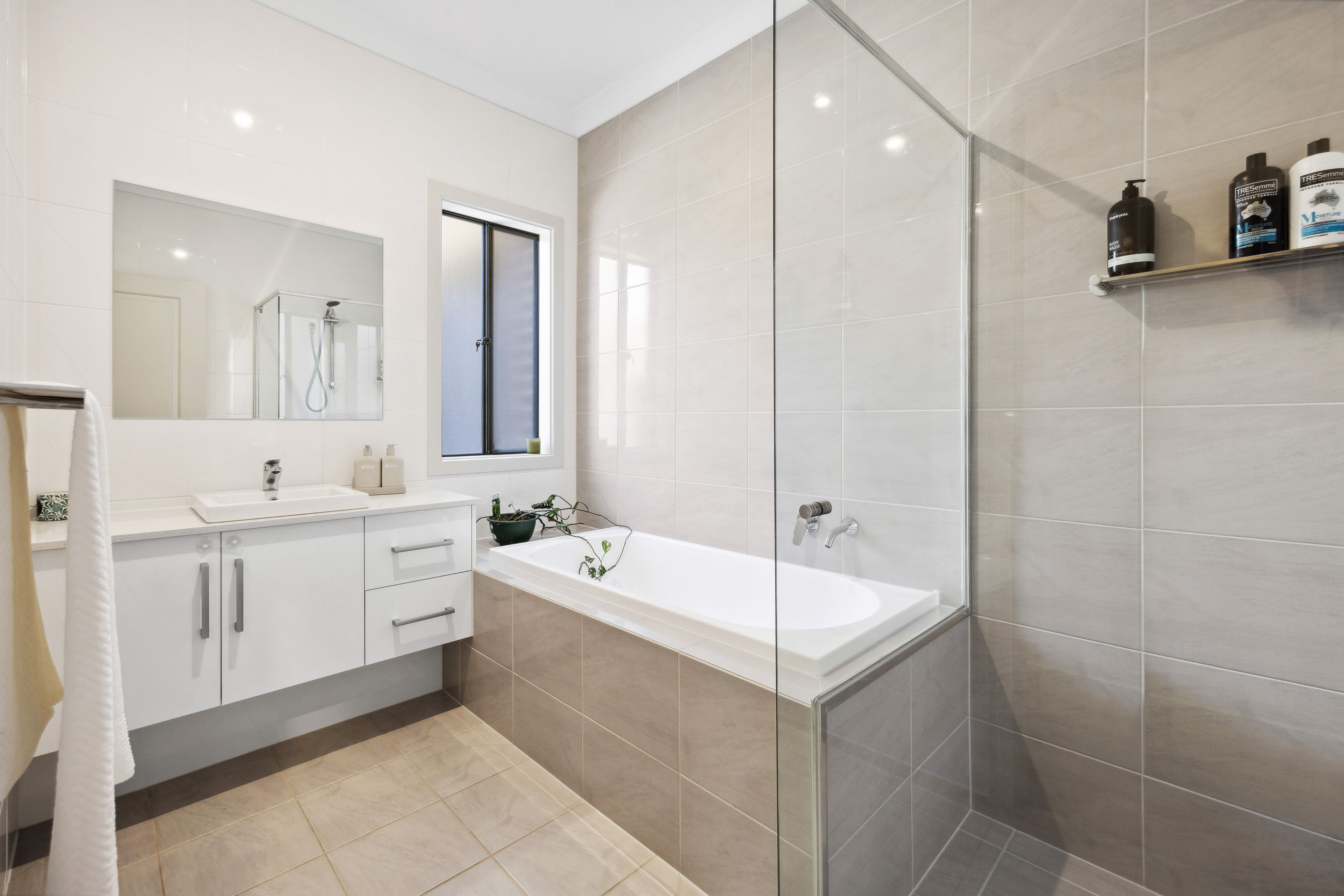 140 Strathfield Terrace, Largs North, SA 5016 - Sold House - Ray White ...