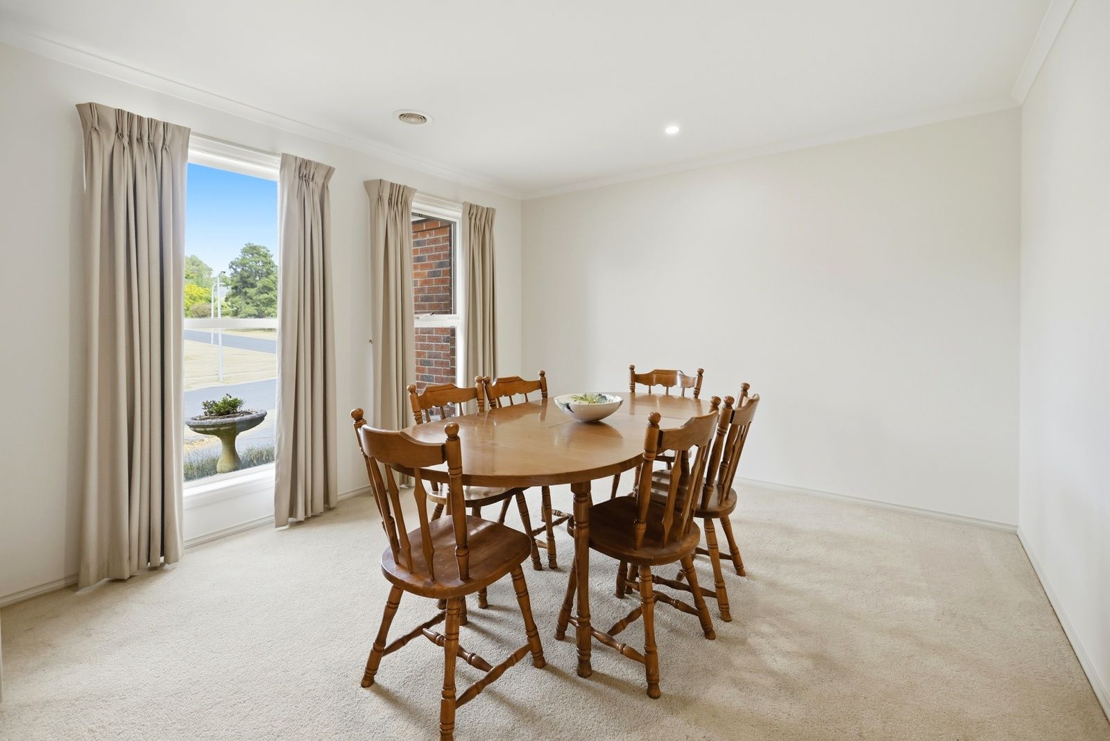 52 Robb Drive, Romsey, VIC 3434 - Sold House - Ray White Sunbury