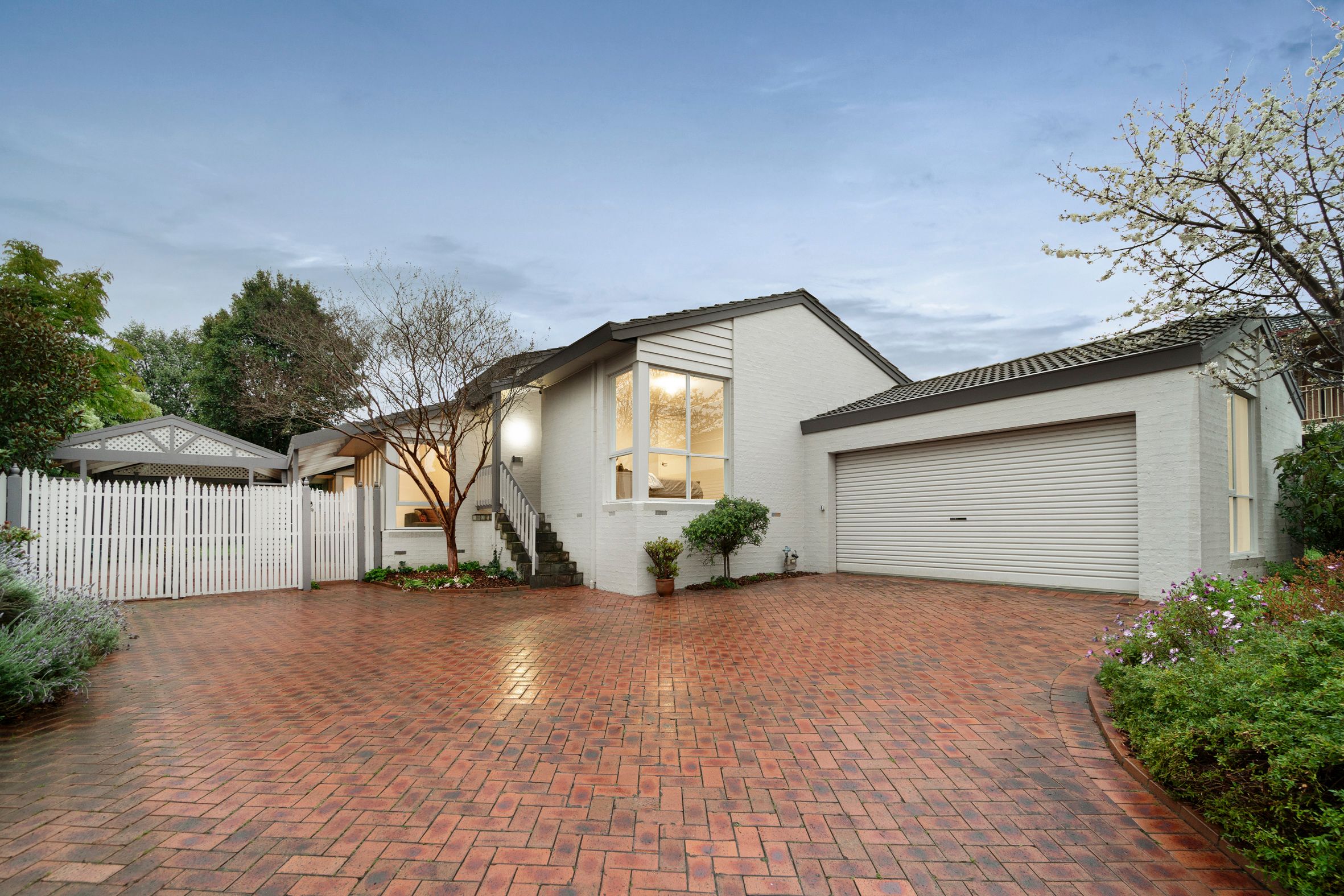 65 Maxine Drive, SAINT HELENA, VIC 3088 - Sold House - Ray White ...