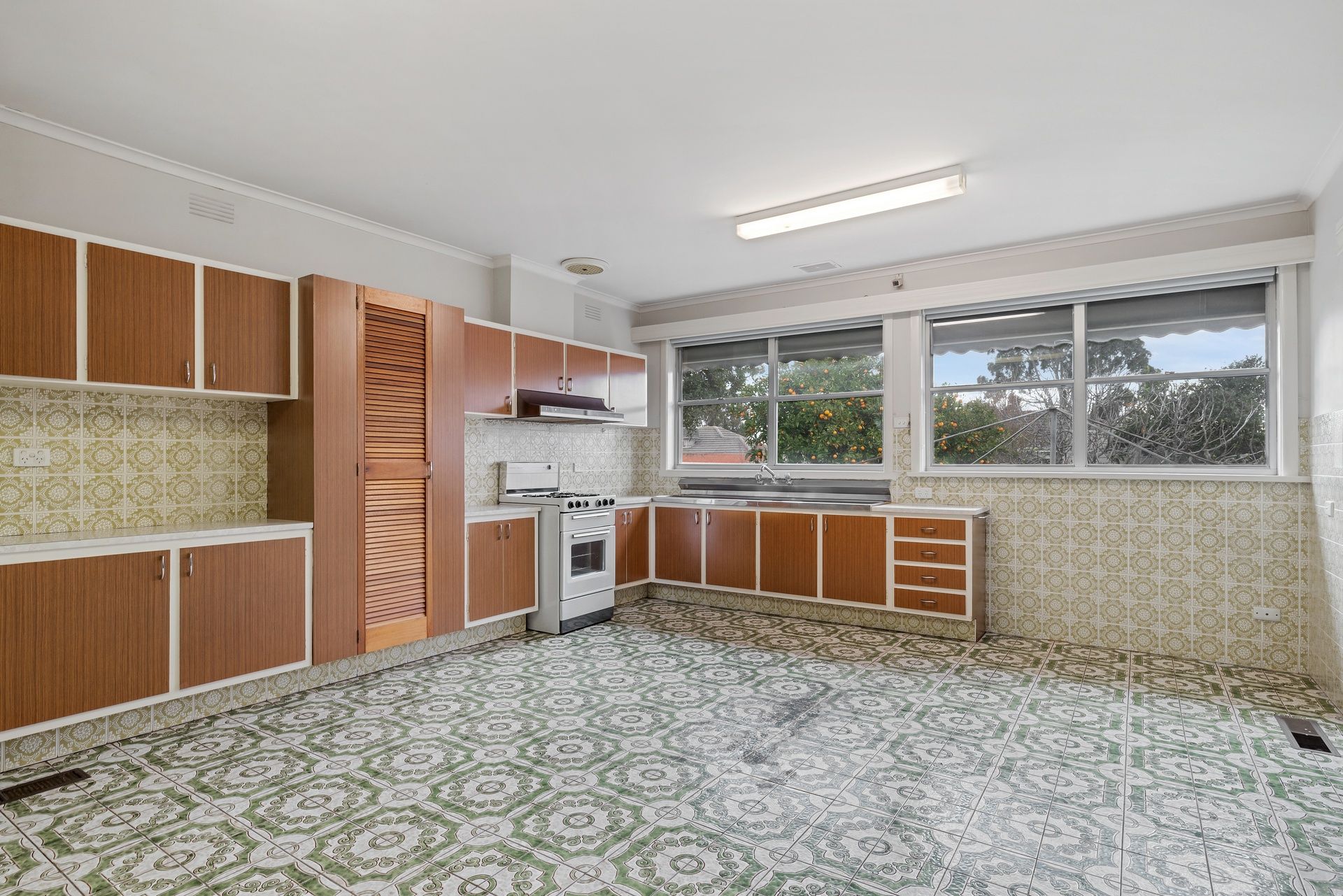 11 Olive Avenue, Mount Waverley, VIC 3149 - Sold House - Ray White Judd ...