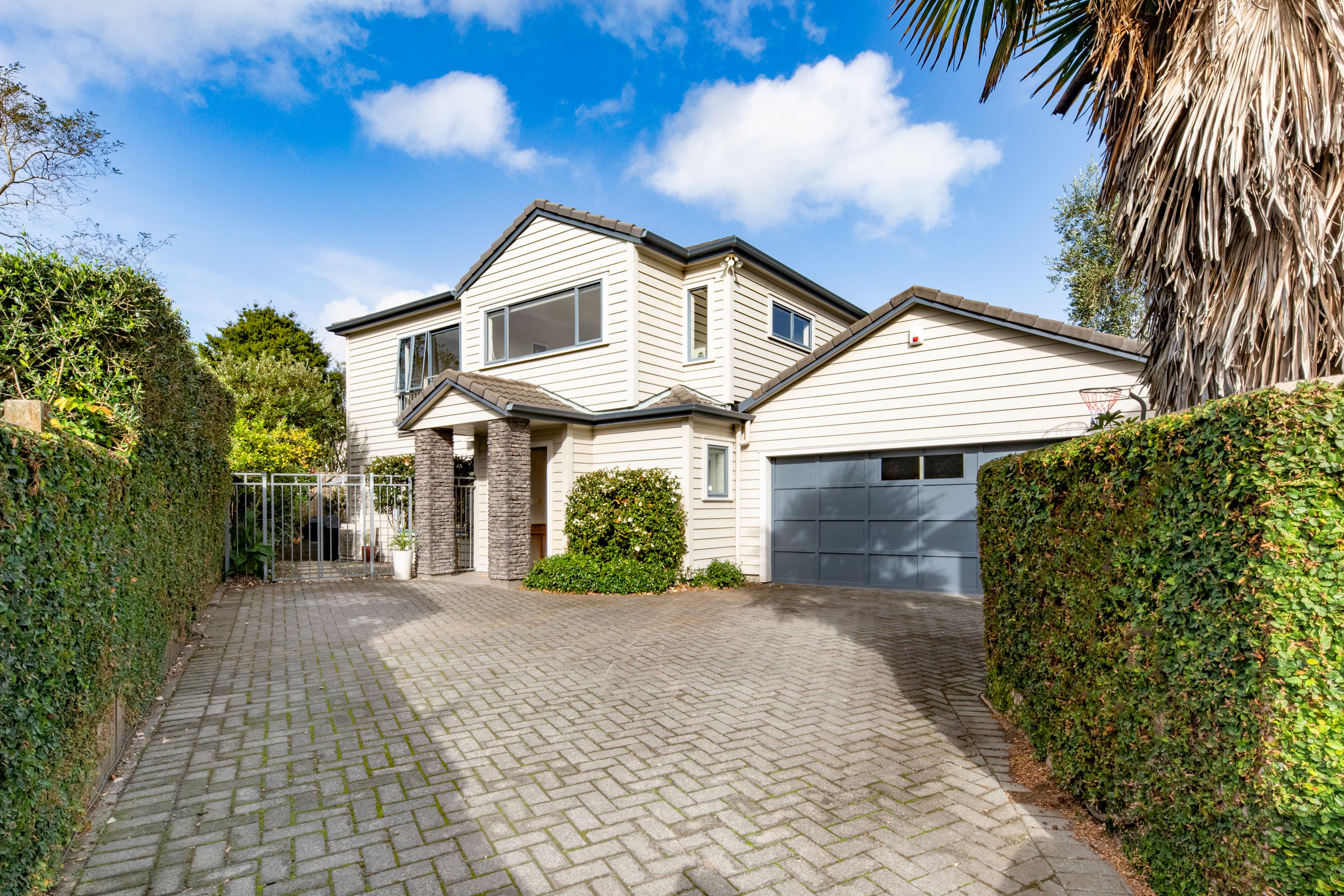 30A Queensway, Three Kings, Auckland City 1024 - Sold House - Ray White ...