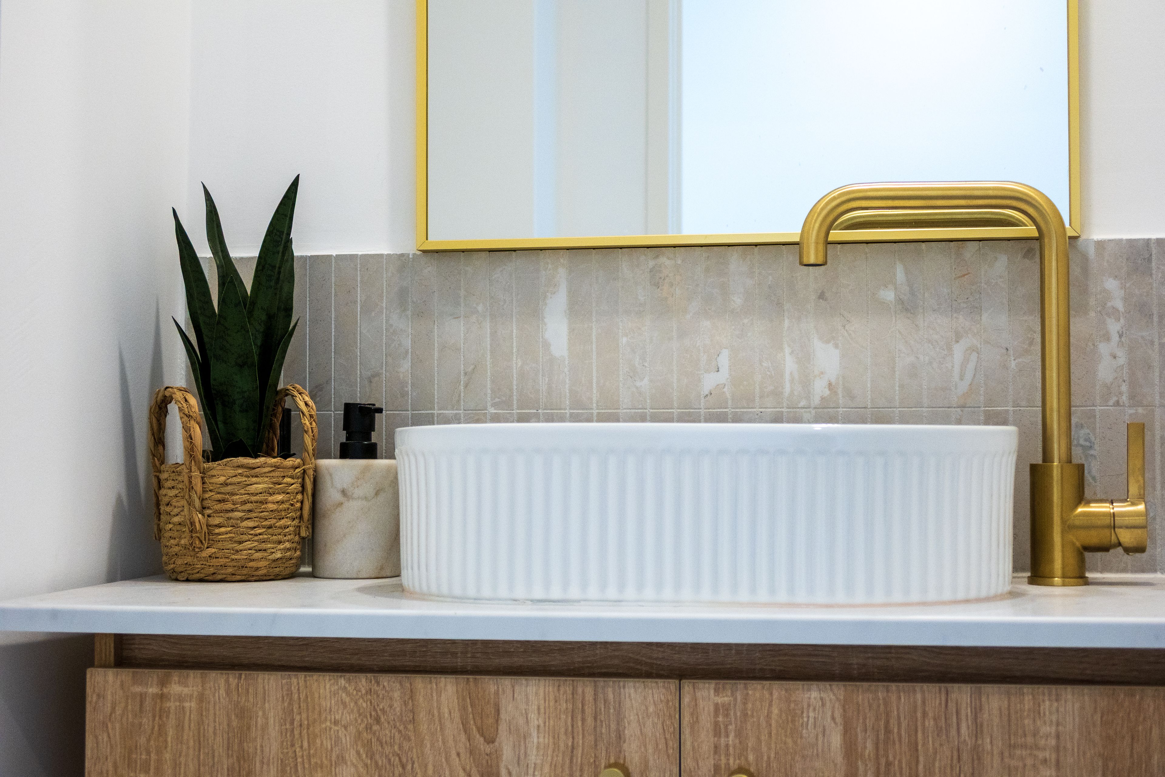 16 Larcom Crescent, Redbank Plains, QLD 4301 - Leased House - Ray White ...