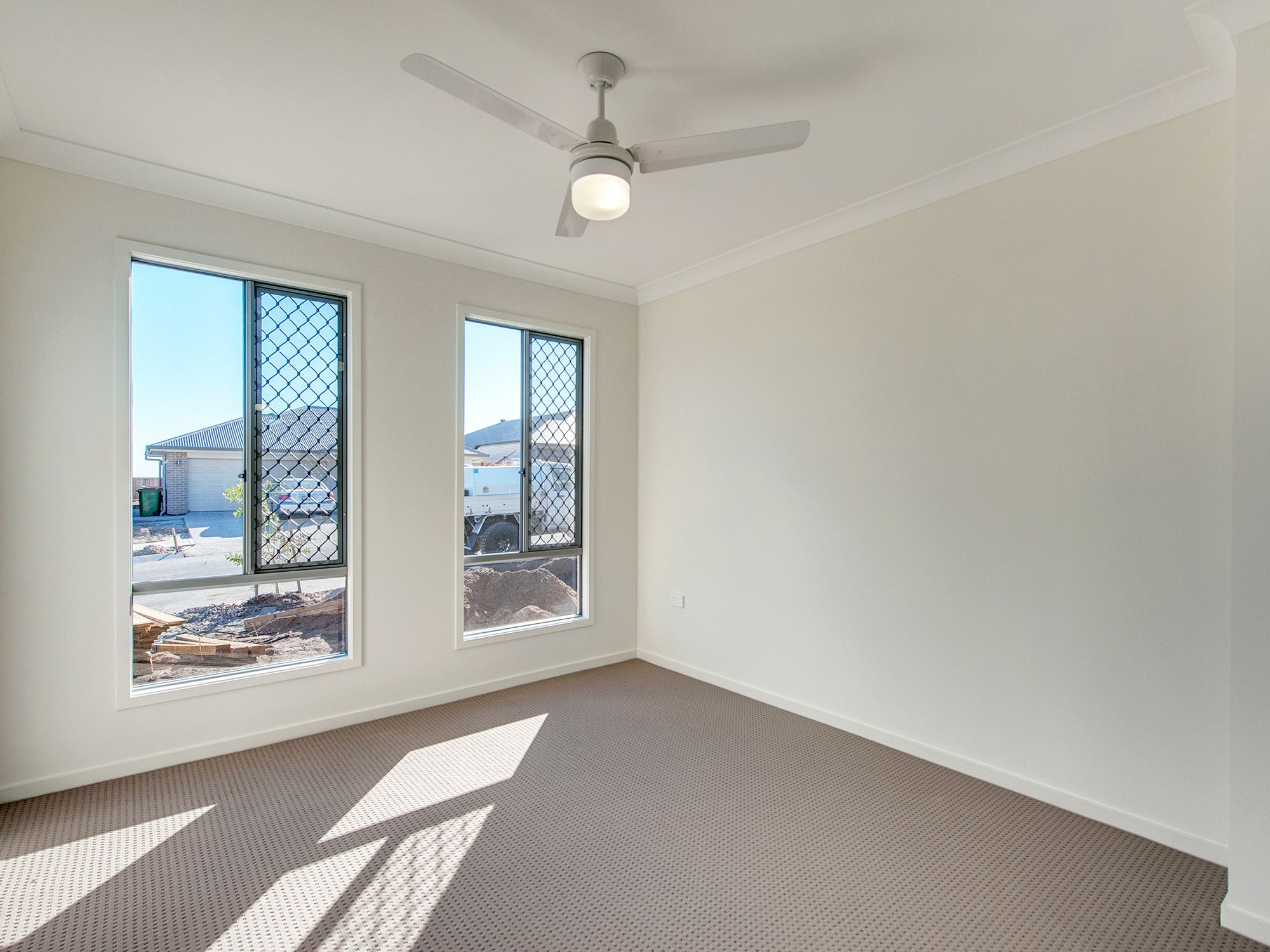 5 Broadaxe Street, SPRING MOUNTAIN, QLD 4300 - Leased House - Ray White ...