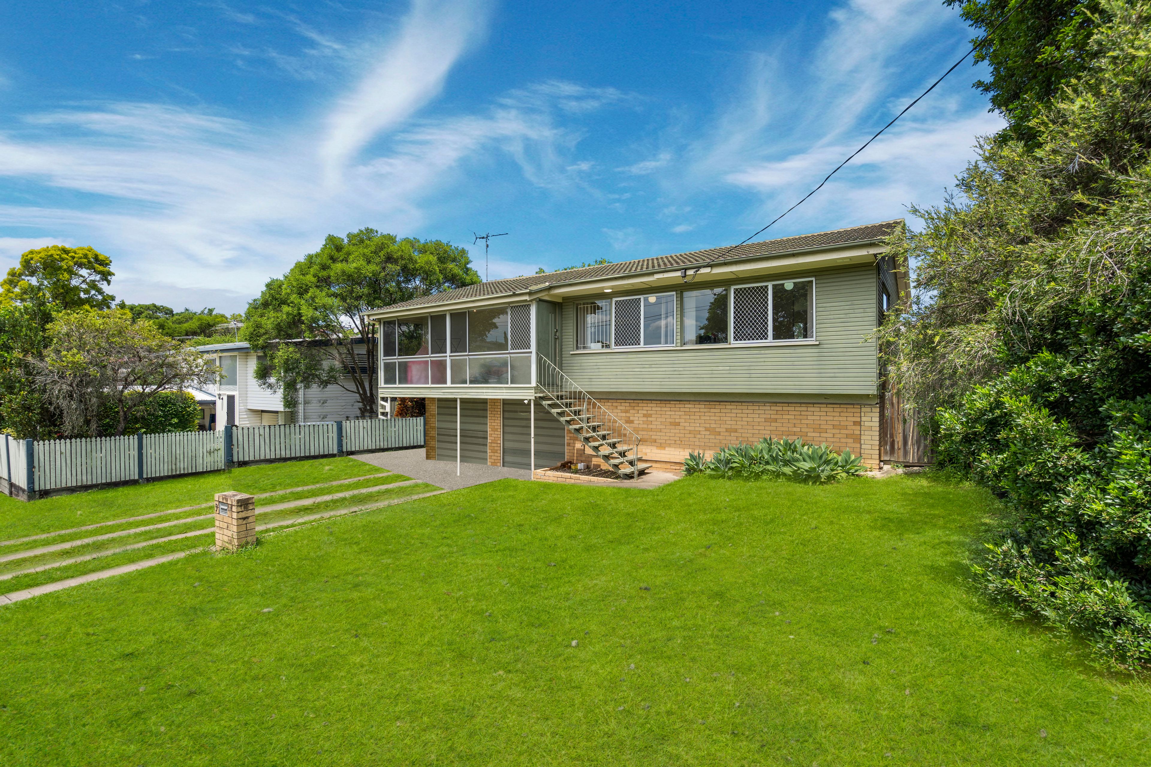 9 Condong Street, Mansfield, QLD 4122 - Sold House - Ray White Mt Gravatt