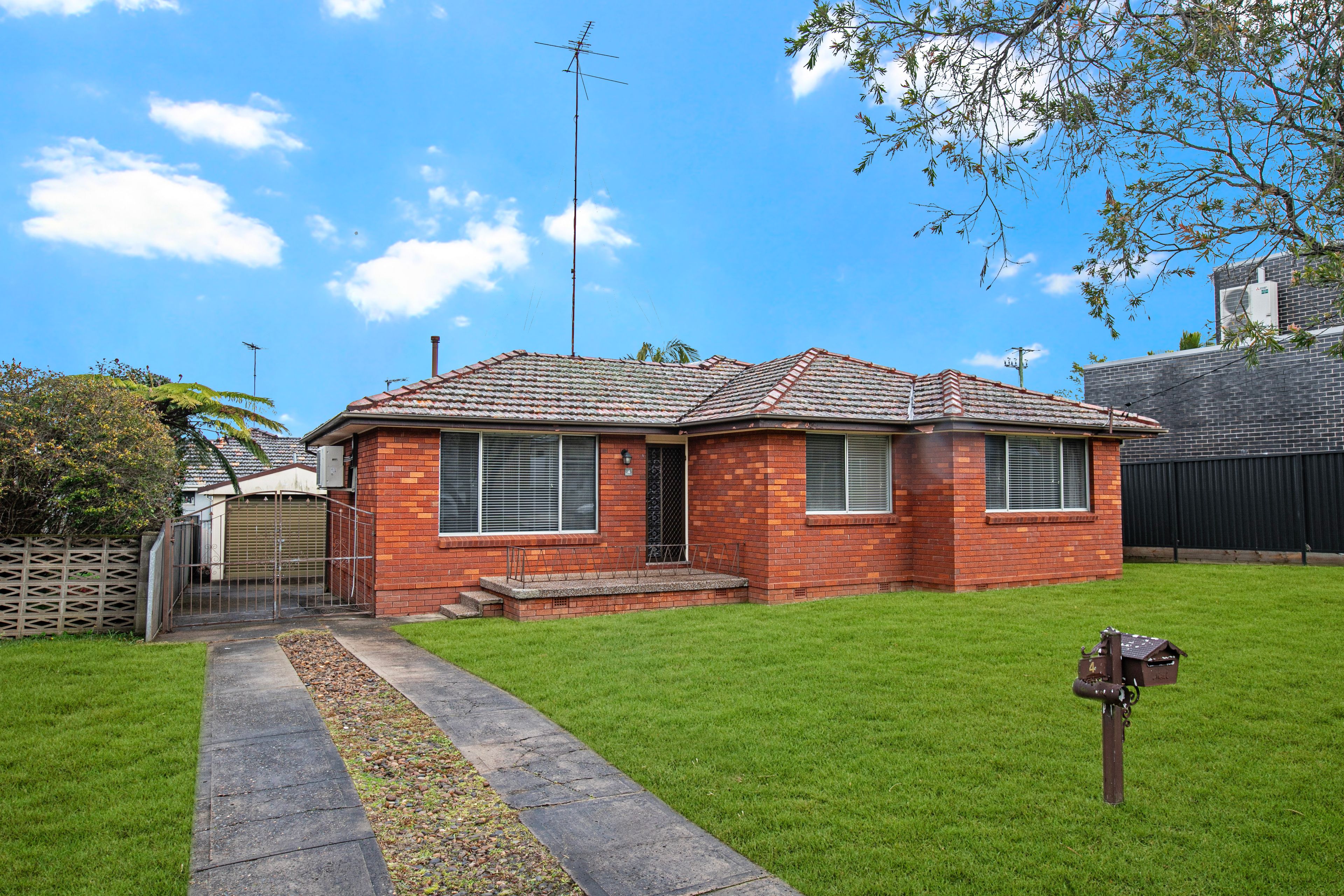 4 Tucabia Avenue, Georges Hall, NSW 2198 - Leased House - Ray White Belmore