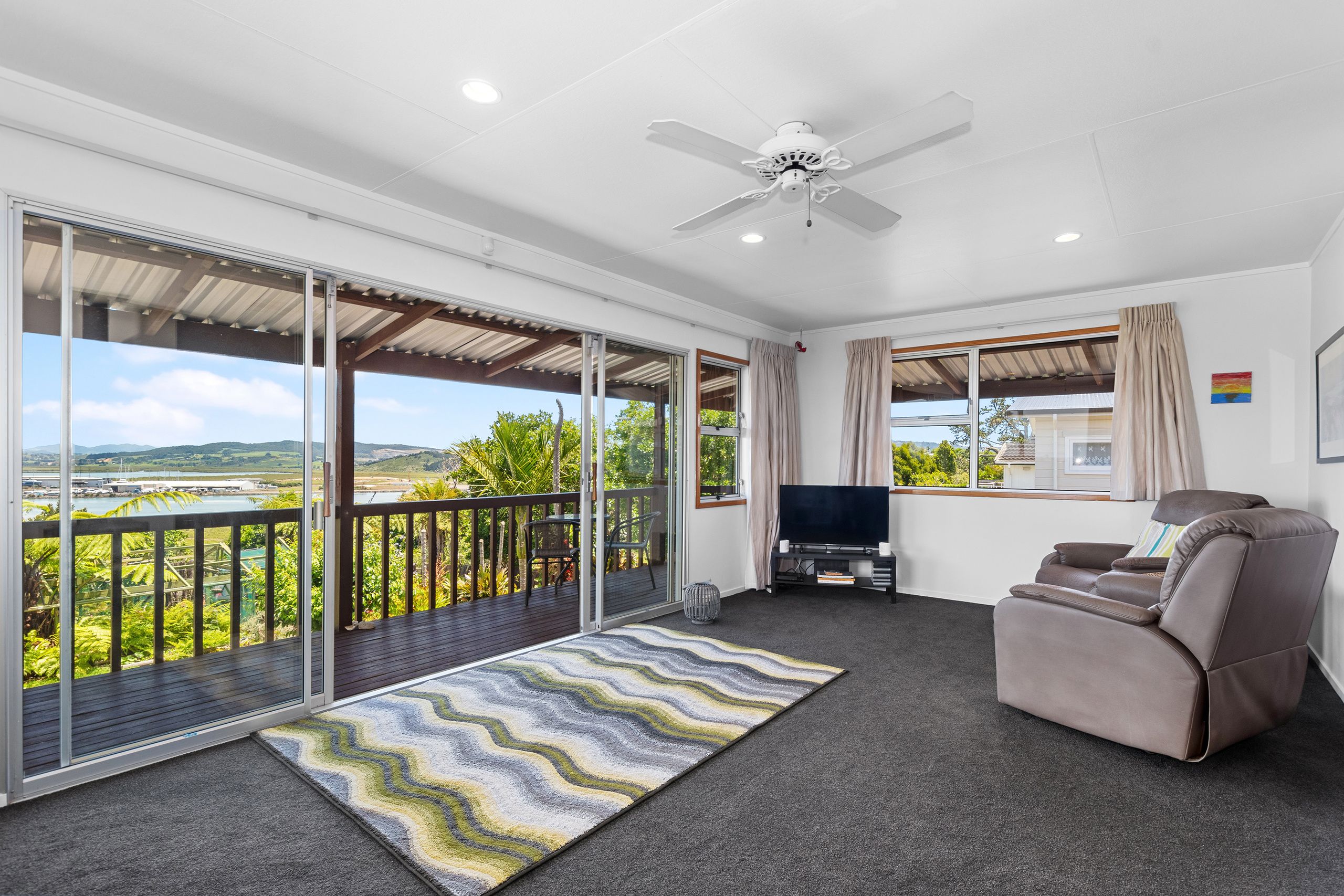 52 West View Crescent, Onerahi, Whangarei District 0110 - House for ...