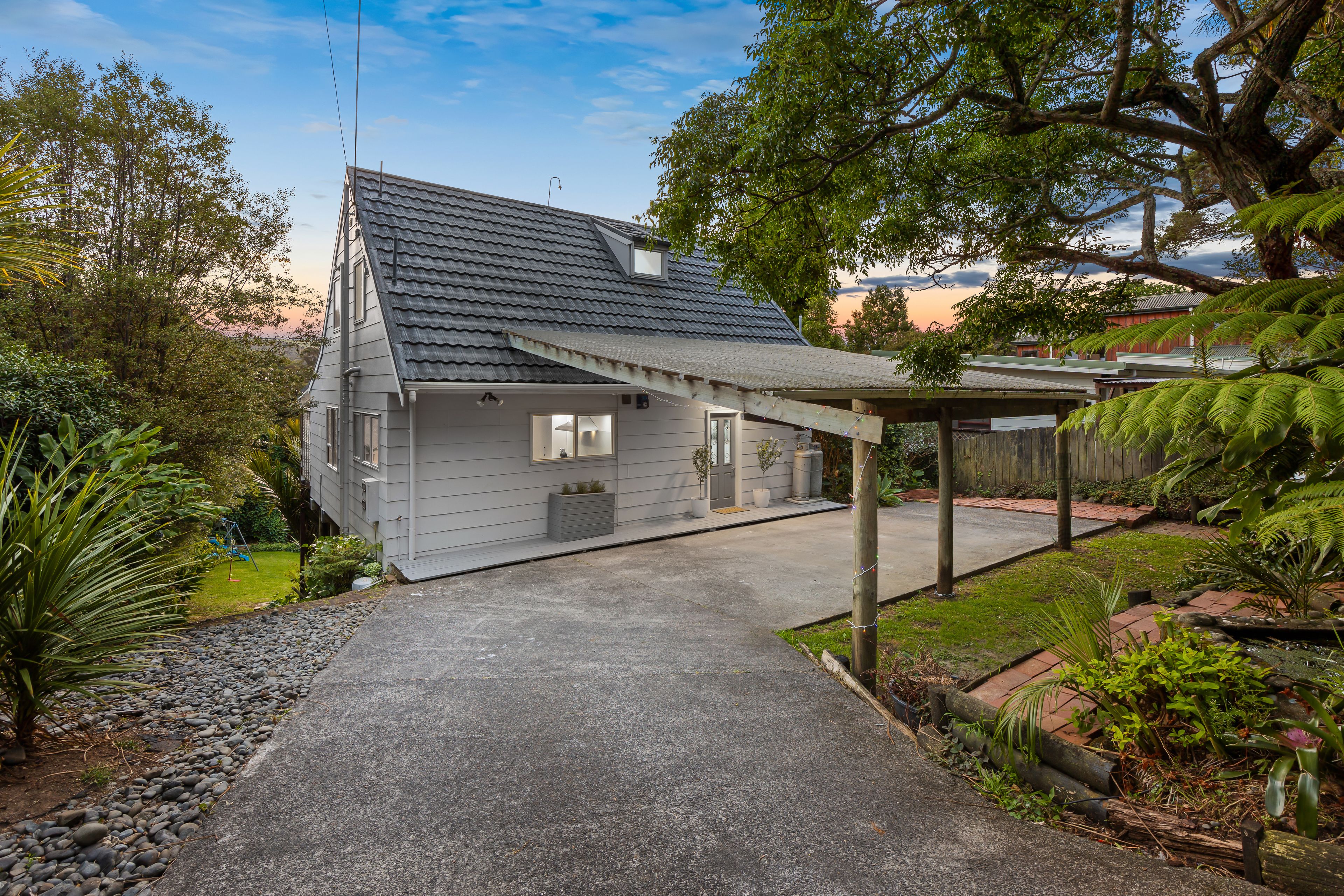 28 Puketaha Road, Swanson, Waitakere City 0612 - Sold House - Ray White ...