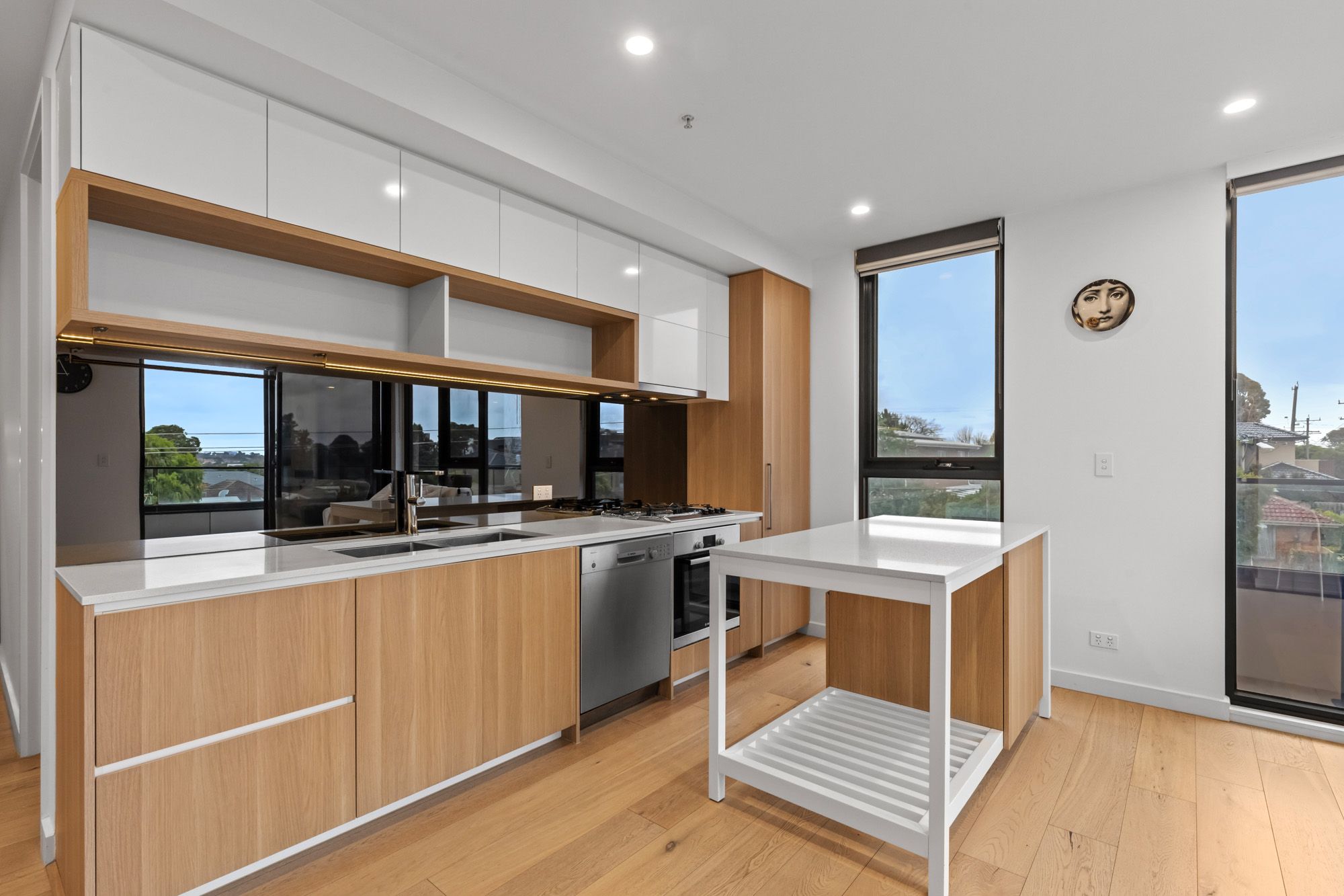 202/1-5 Neil Court, Blackburn South, VIC 3130 - Sold Apartment - Ray ...