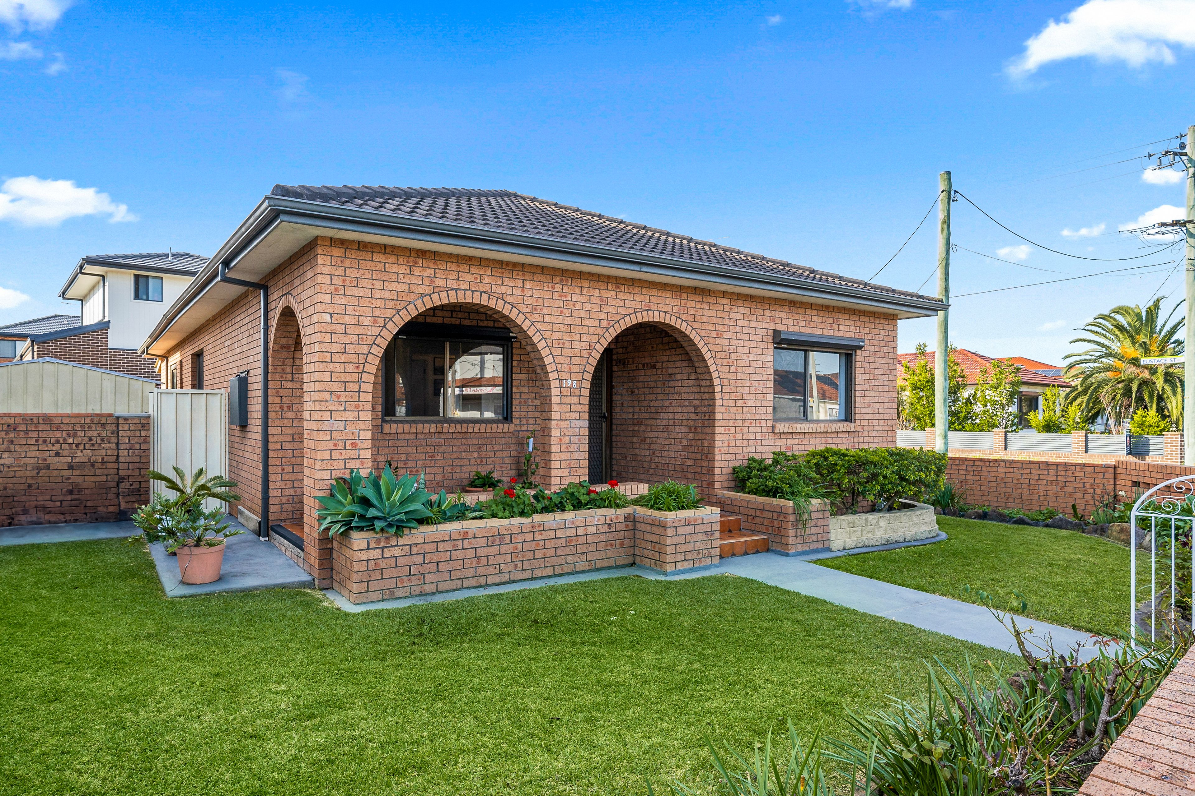 198 Hamilton Road, Fairfield Heights, NSW 2165 - Sold House - Three ...