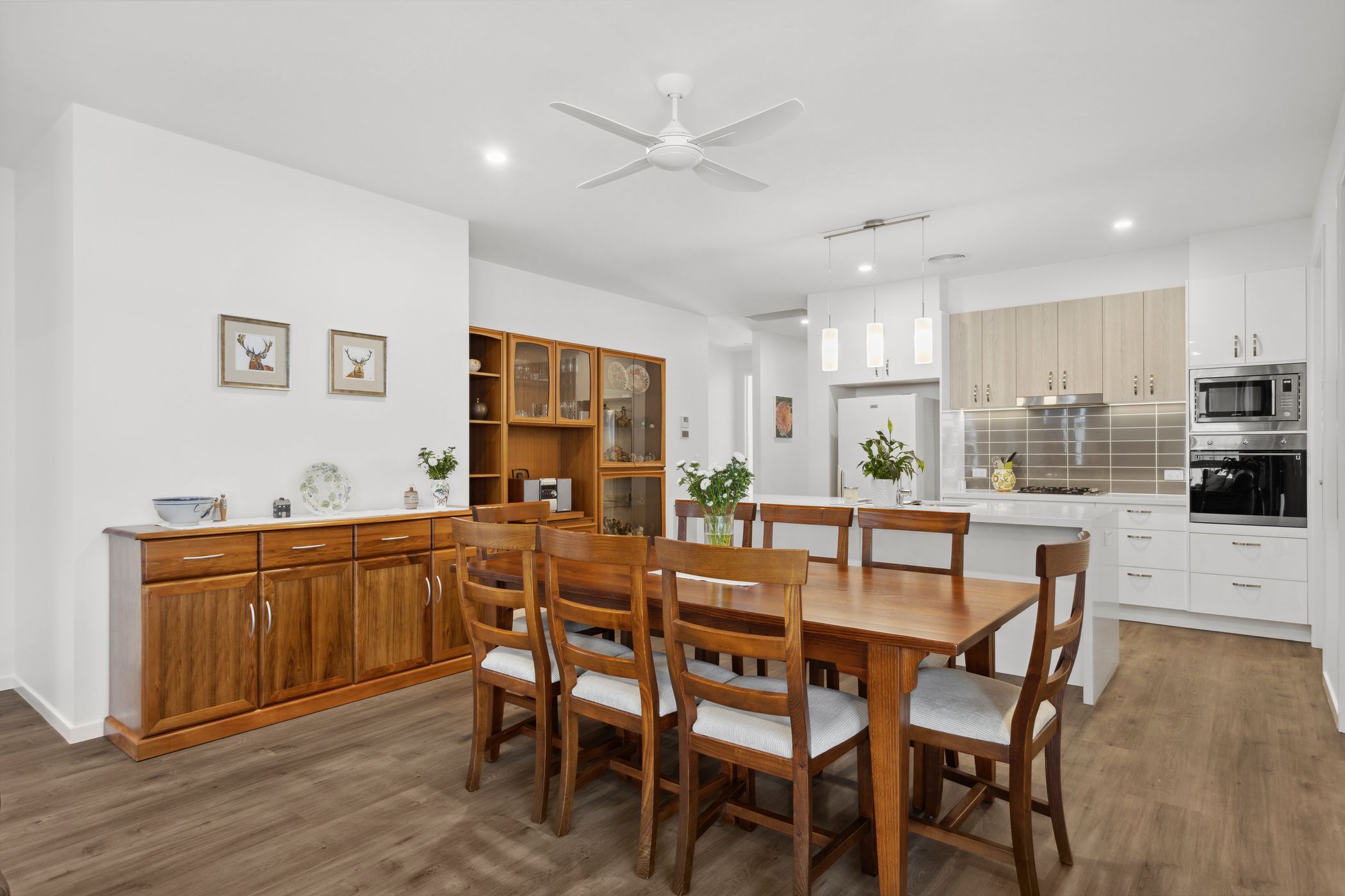 Villa 45/1849 Mount Macedon Road, Woodend, VIC 3442 - Sold House - Ray ...