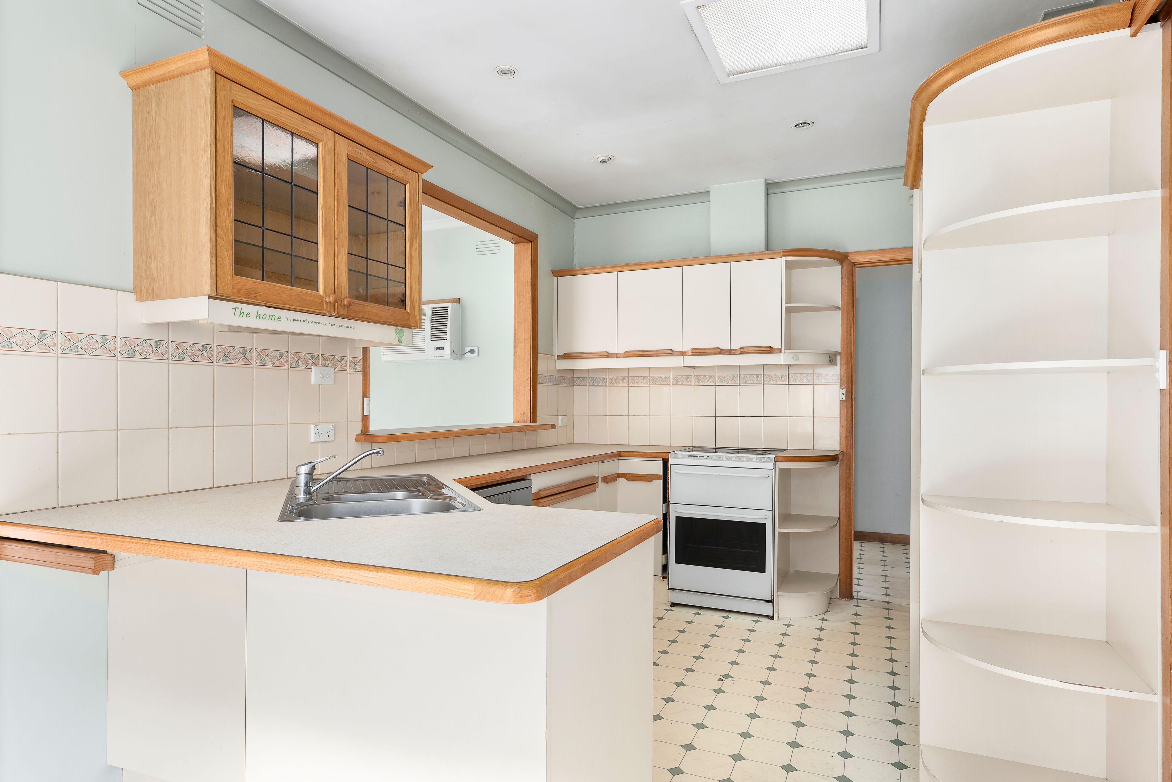 6 Raymond Street, Ashwood, VIC 3147 - Sold House - Ray White Clayton