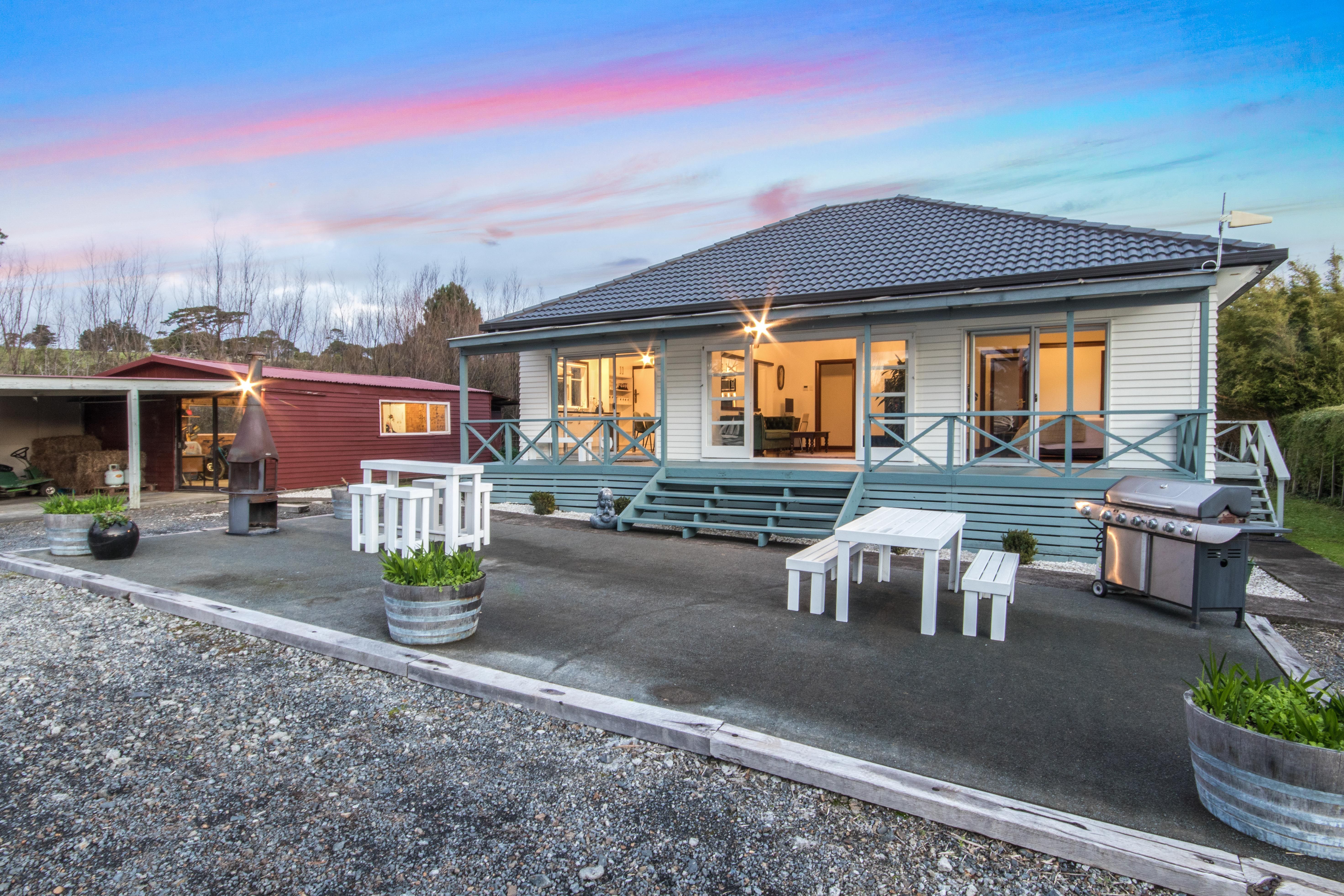 231 Waitakere Road, Waitakere, Waitakere City 0614 - Sold House - Ray ...