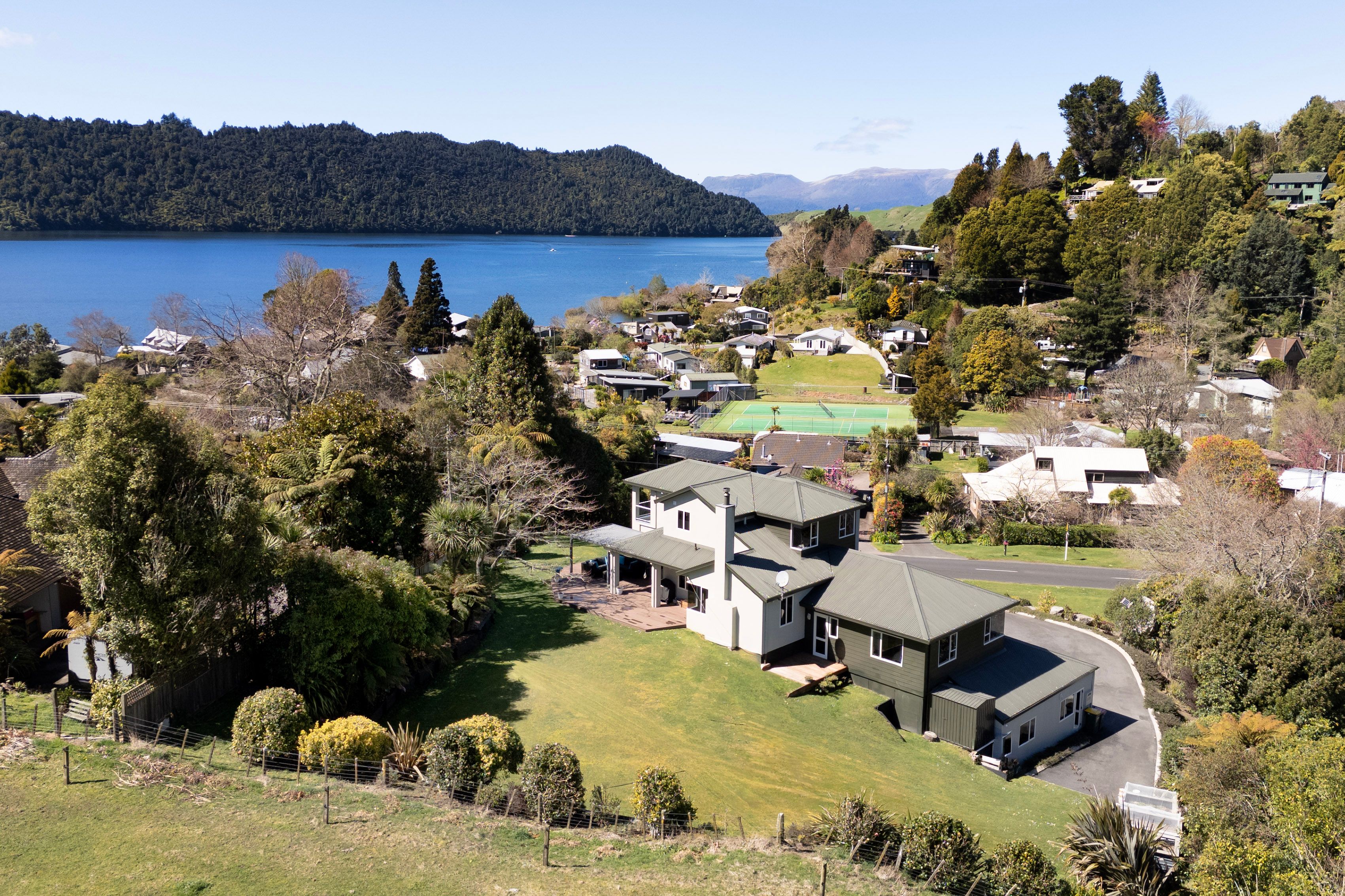 10 Millar Road, Lake Okareka, Rotorua District 3076 - Sold House - Ray ...