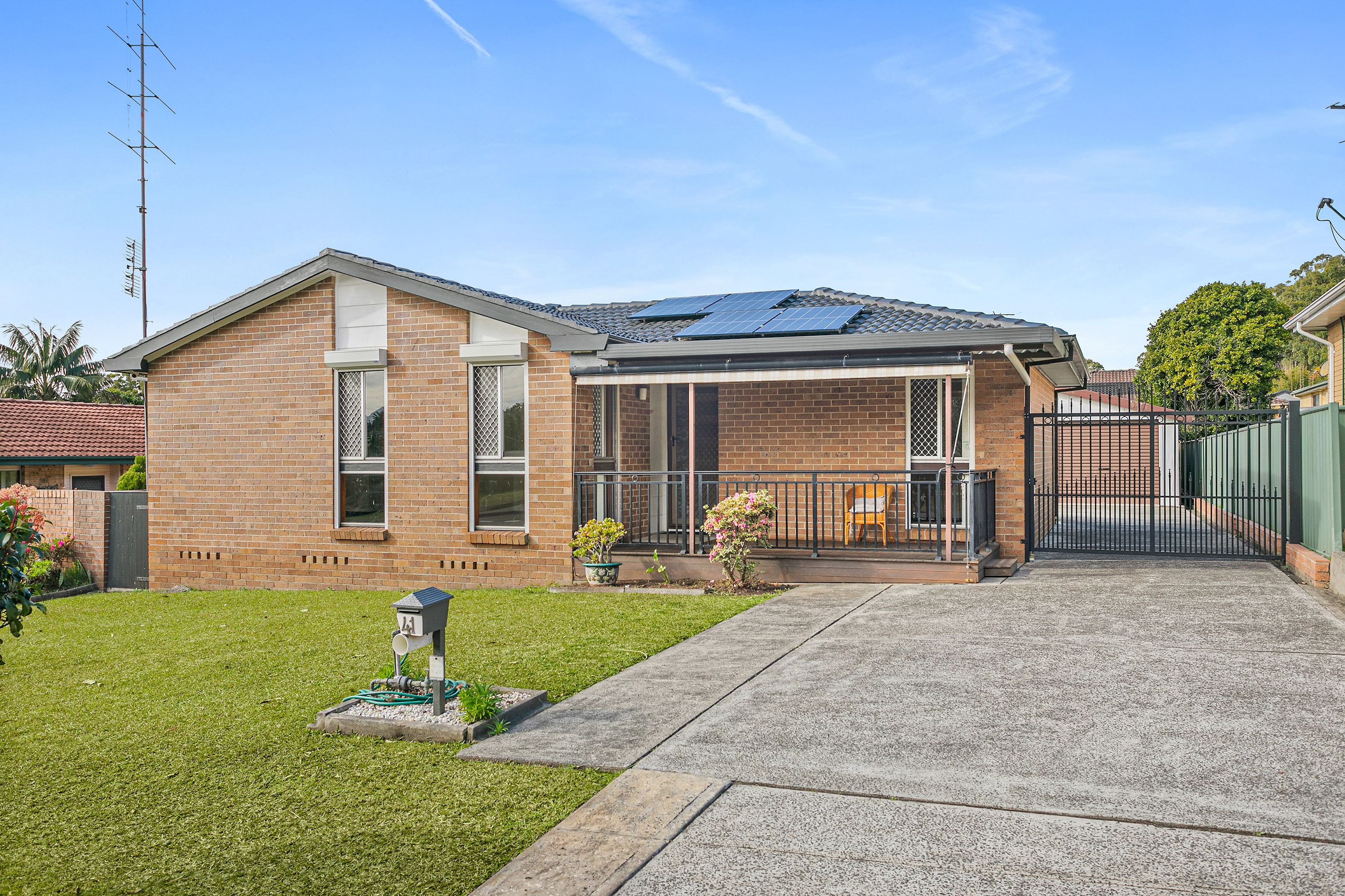 41 Blackbutt Way, Barrack Heights, NSW 2528 - Sold House - Ray White ...