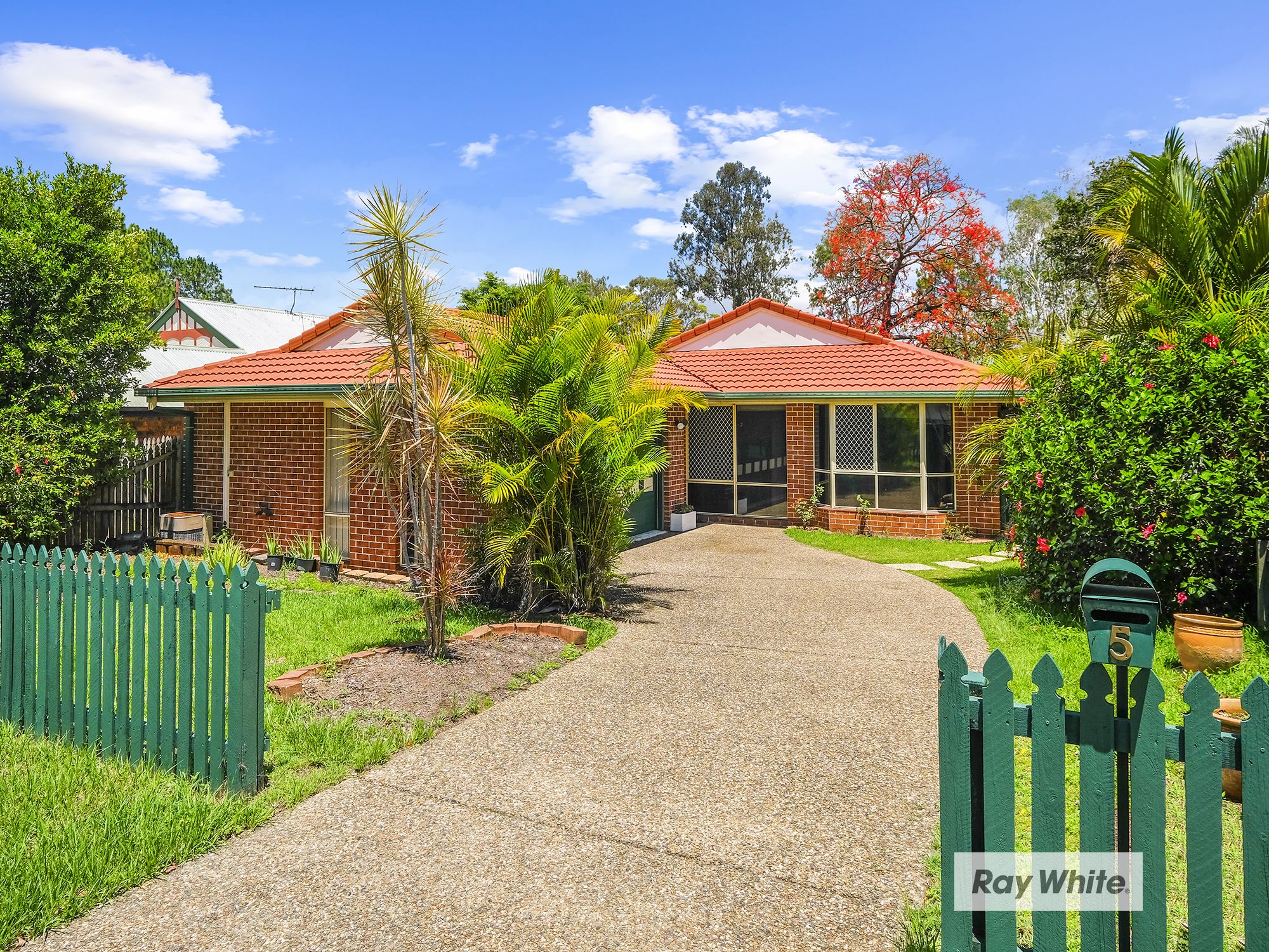 5 Banksia Circuit, Forest Lake, QLD 4078 - Leased House - Ray White ...