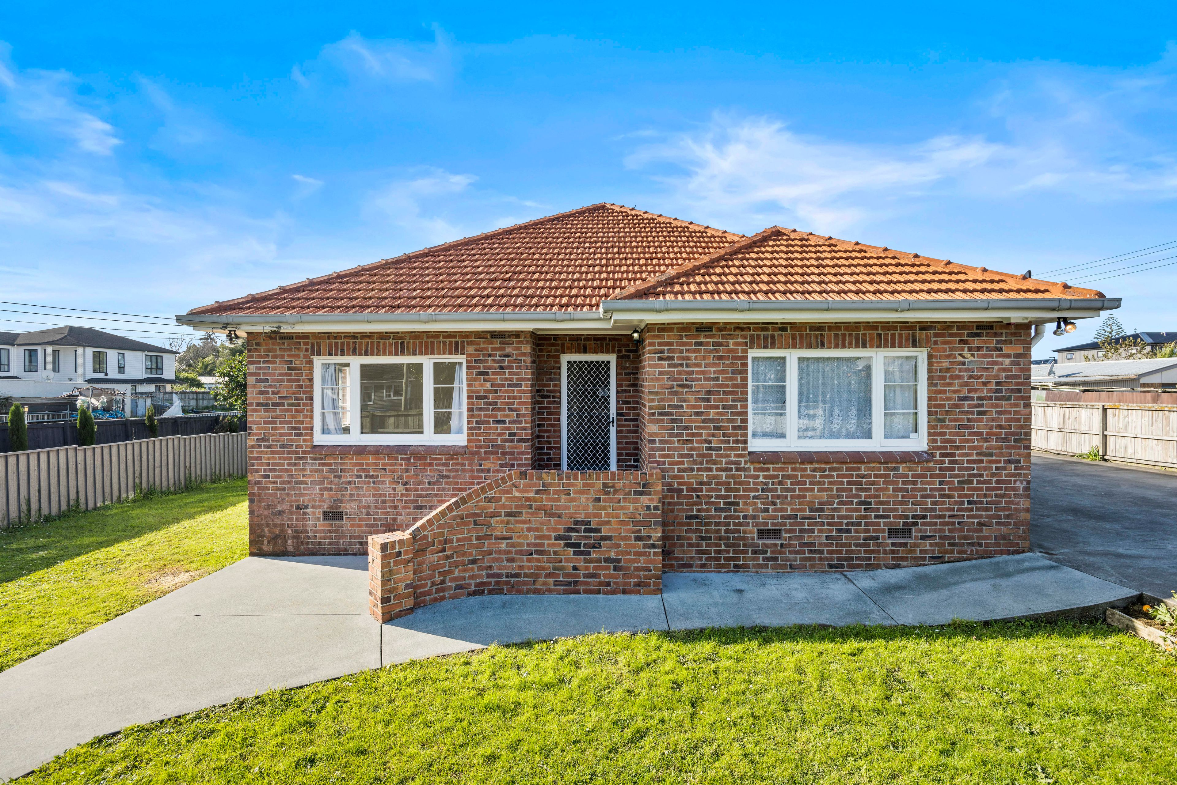 1/14 Kimpton Road, Papatoetoe, Manukau City 2025 - Sold House - Ray ...