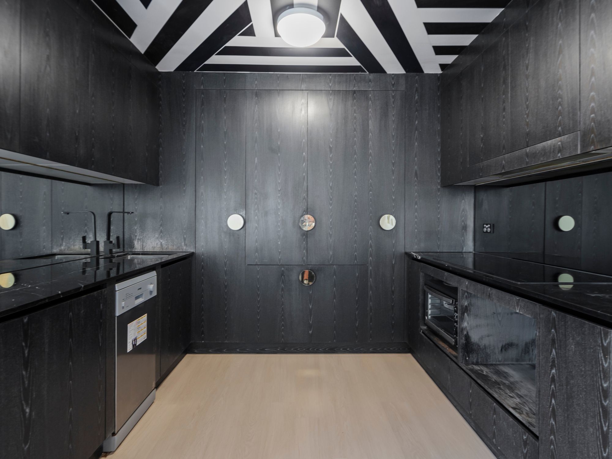 4/72 Marine Parade, Southport, QLD 4215 - Leased Apartment - Ray White ...