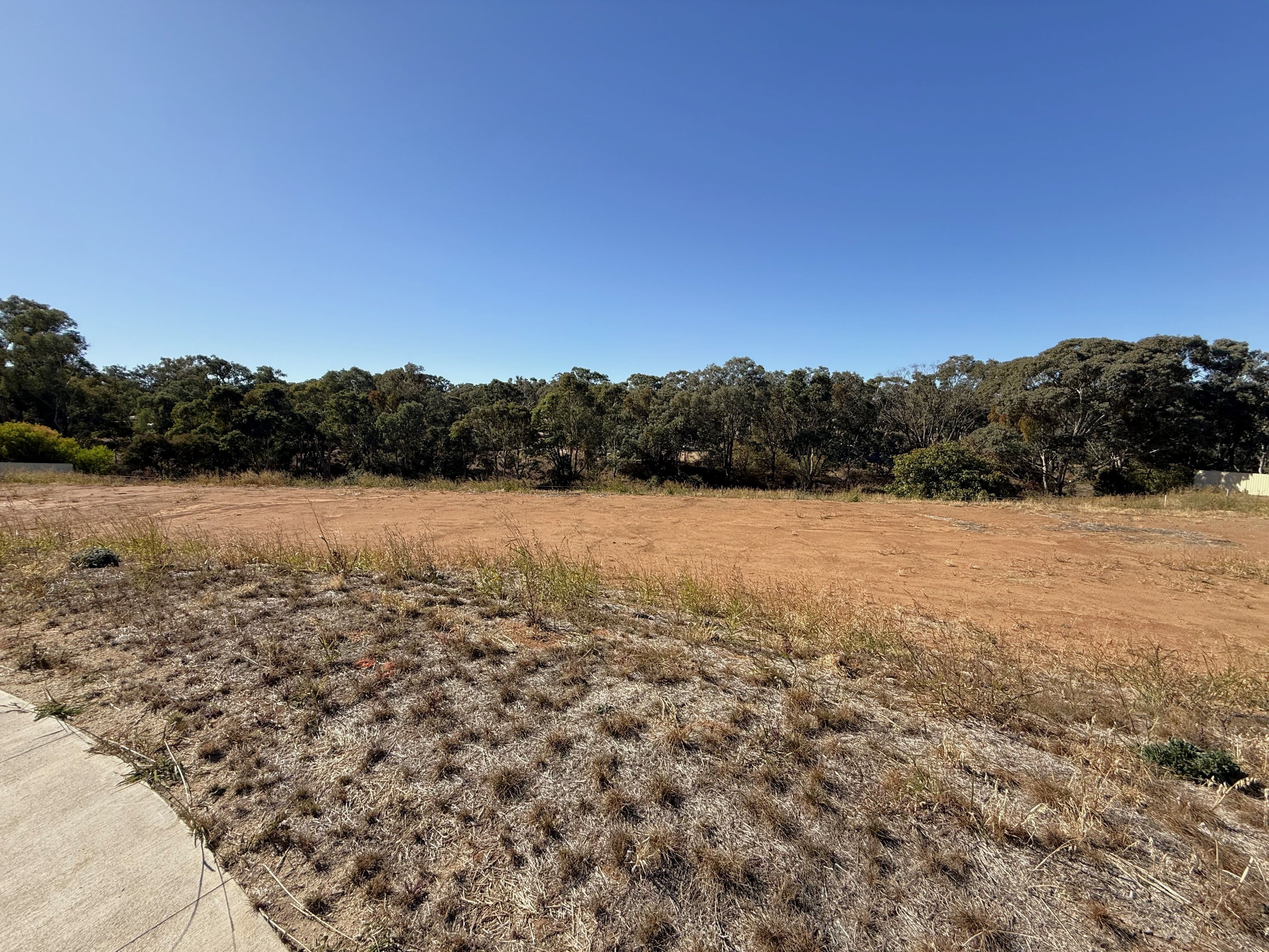 10 Kinlyside Close, YOUNG, NSW 2594 - Land for Sale - Ray White Young ...