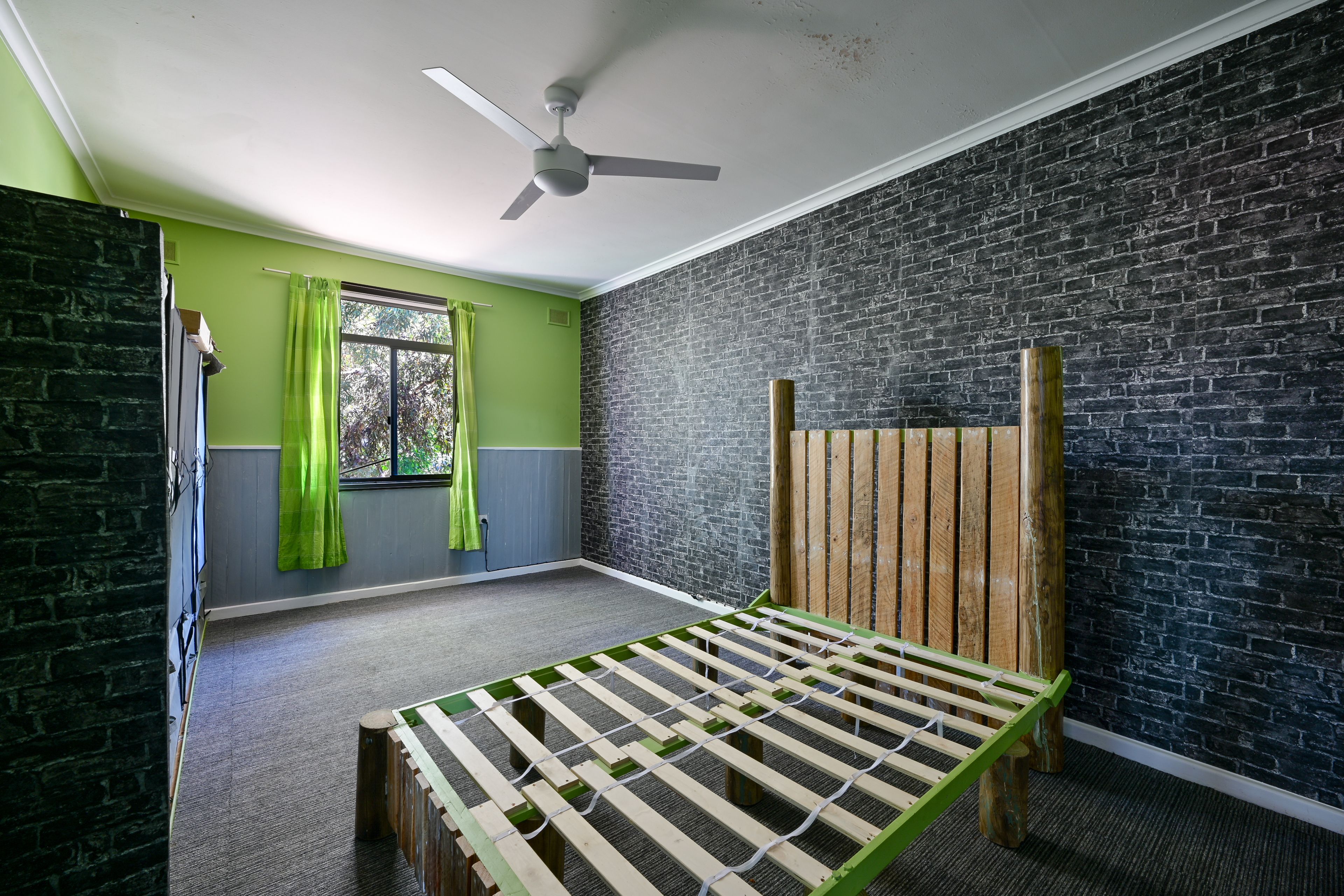 10 Reynolds Street, Whyalla Stuart, SA 5608 - House for Rent - Ray ...