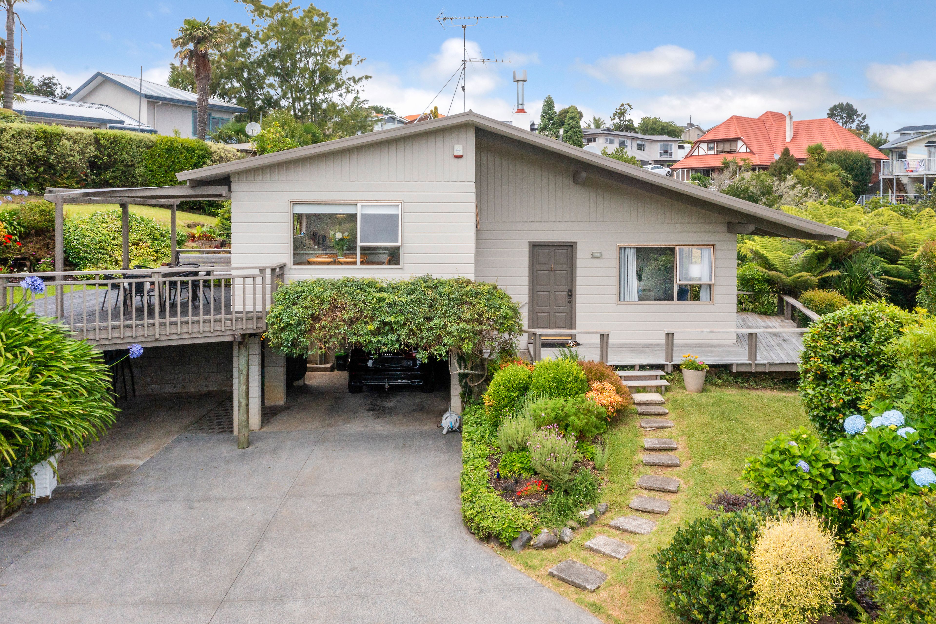 83 Evelyn Road, Cockle Bay, Manukau City 2014 - Sold House - Ray White ...