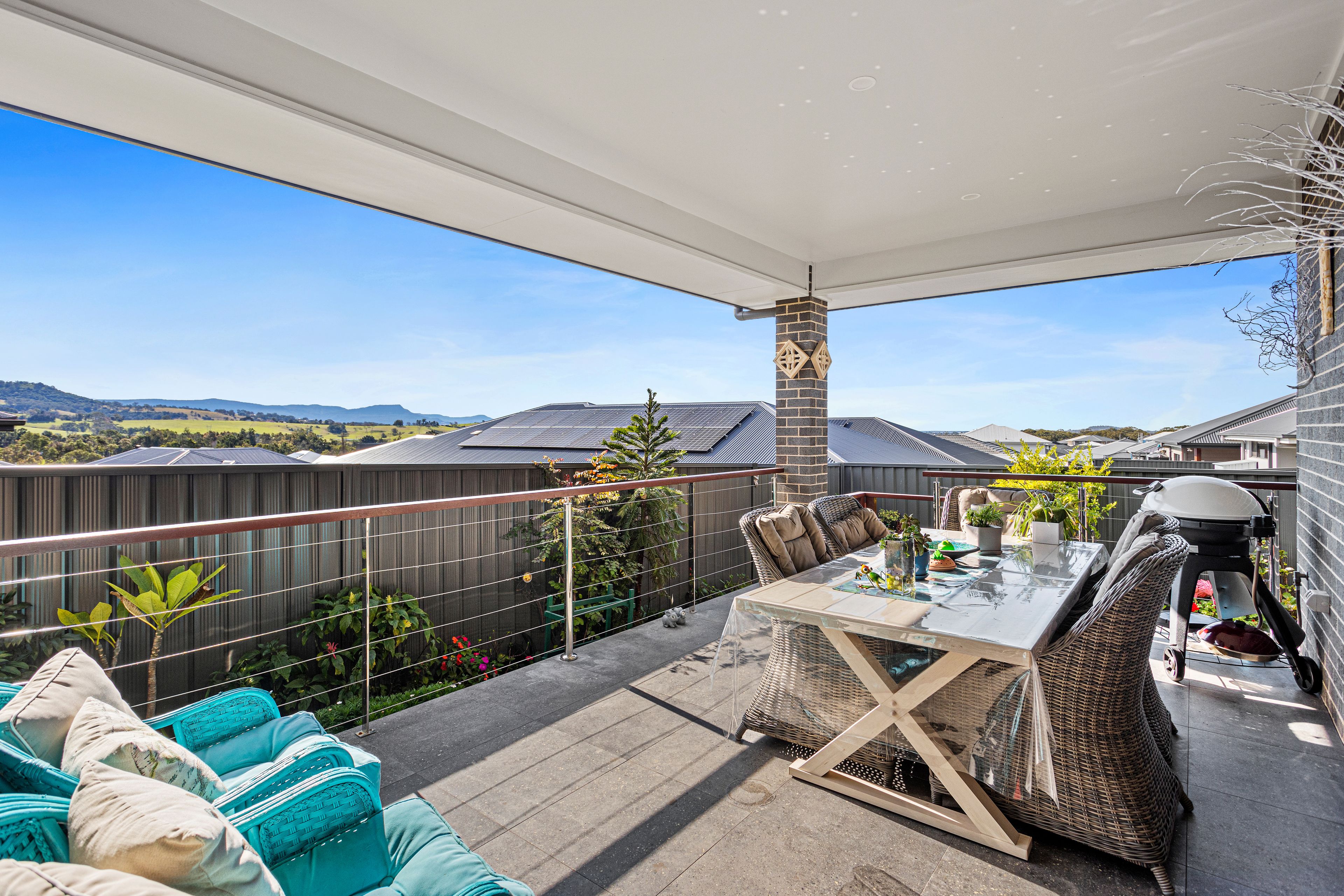 18 Coral Tree Crescent, Calderwood, NSW 2527 - Sold House - Ray White ...