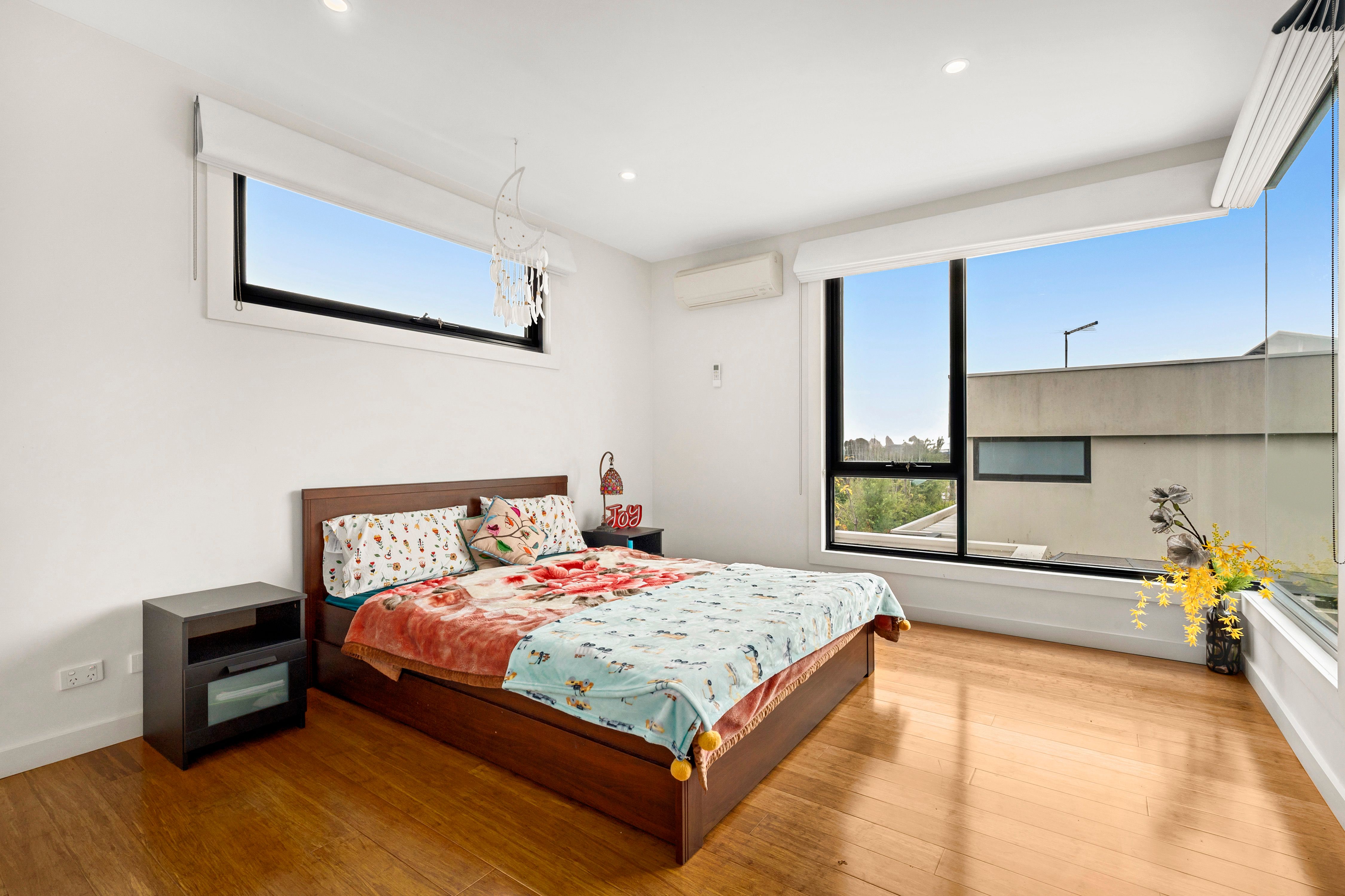 570B Huntingdale Road, Mount Waverley, VIC 3149 - Sold Townhouse - Ray ...