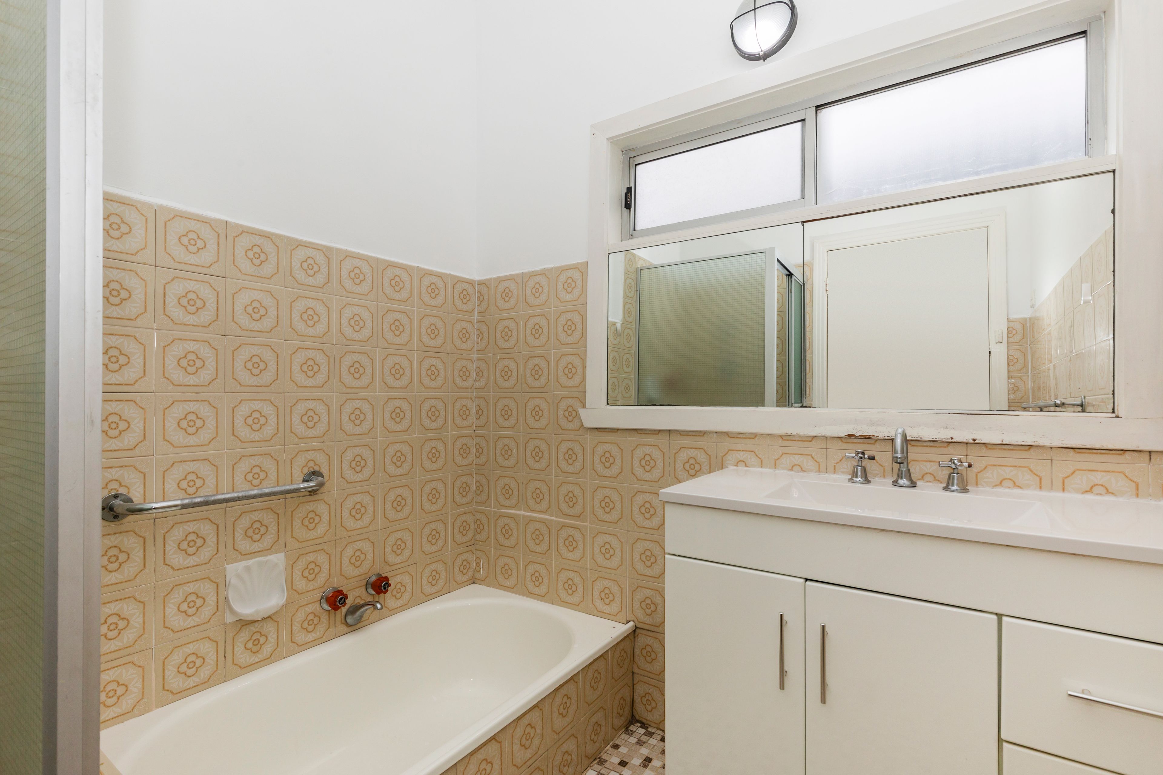 8 Hoad Street, Sunshine North, VIC 3020 - Leased House - Ray White Sunshine