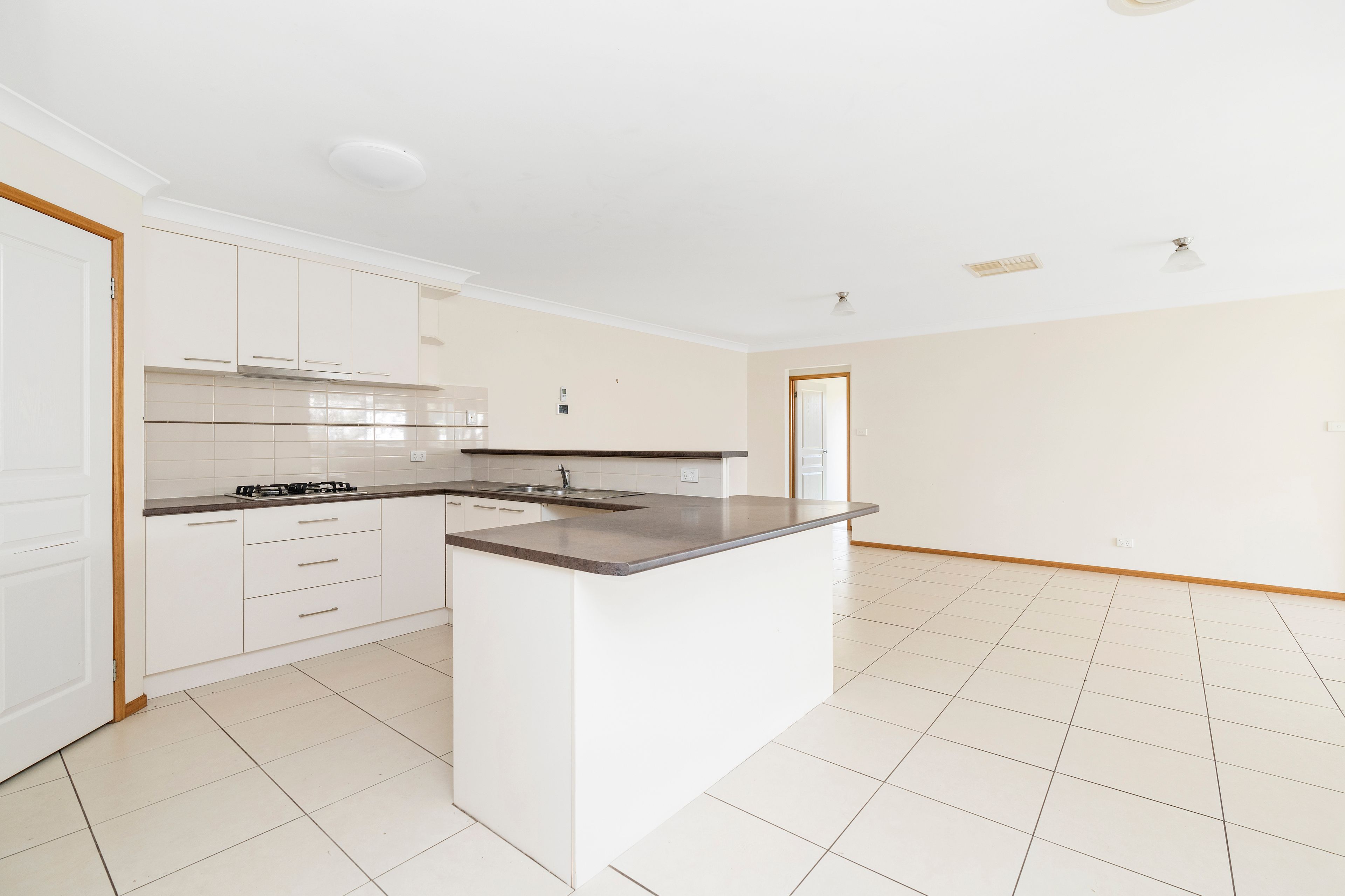 4 Dundale Crescent, Estella, NSW 2650 - House for Rent - Ray White ...