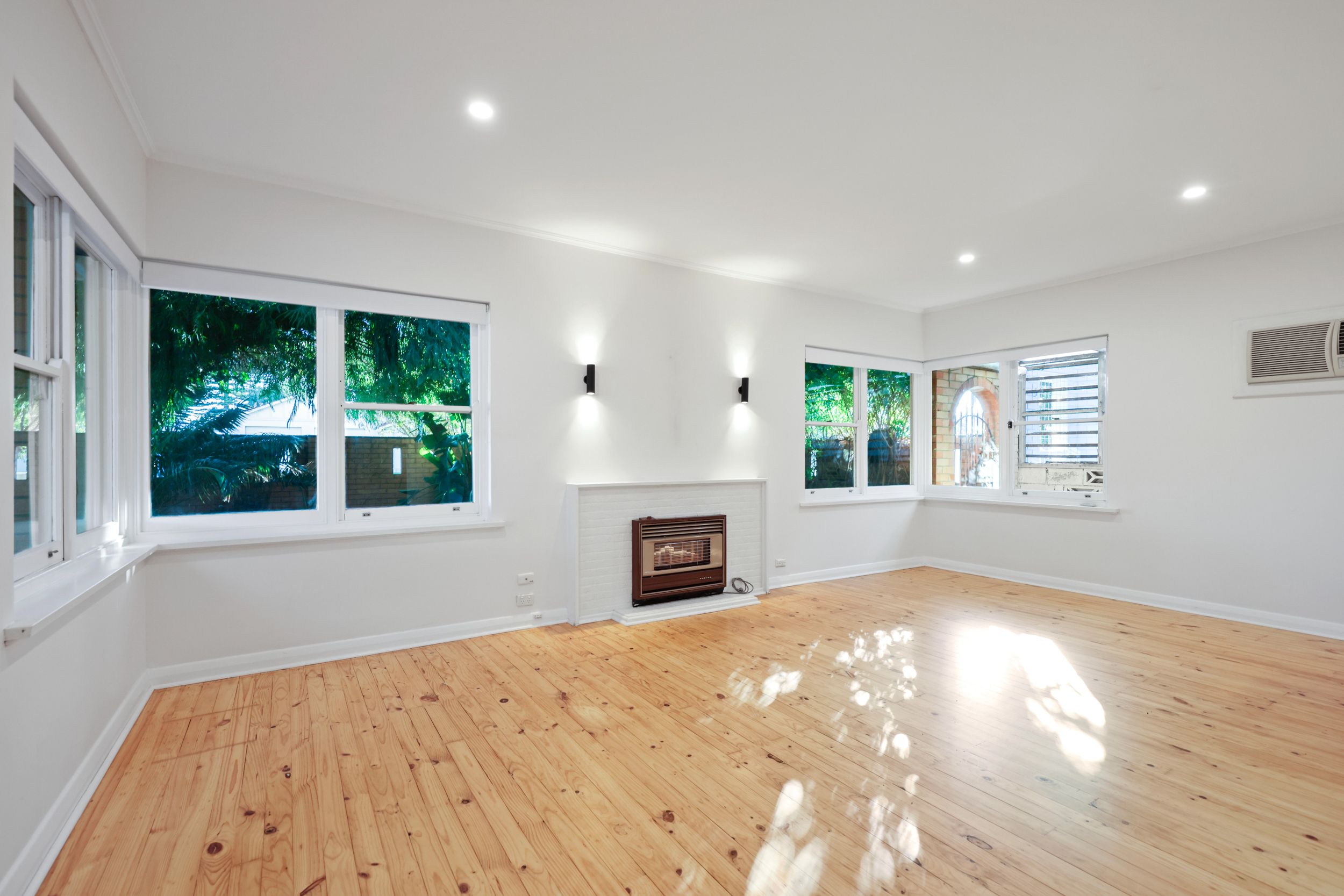 18 Hazel Terrace, Henley Beach South, SA 5022 - Sold House - Ray White ...