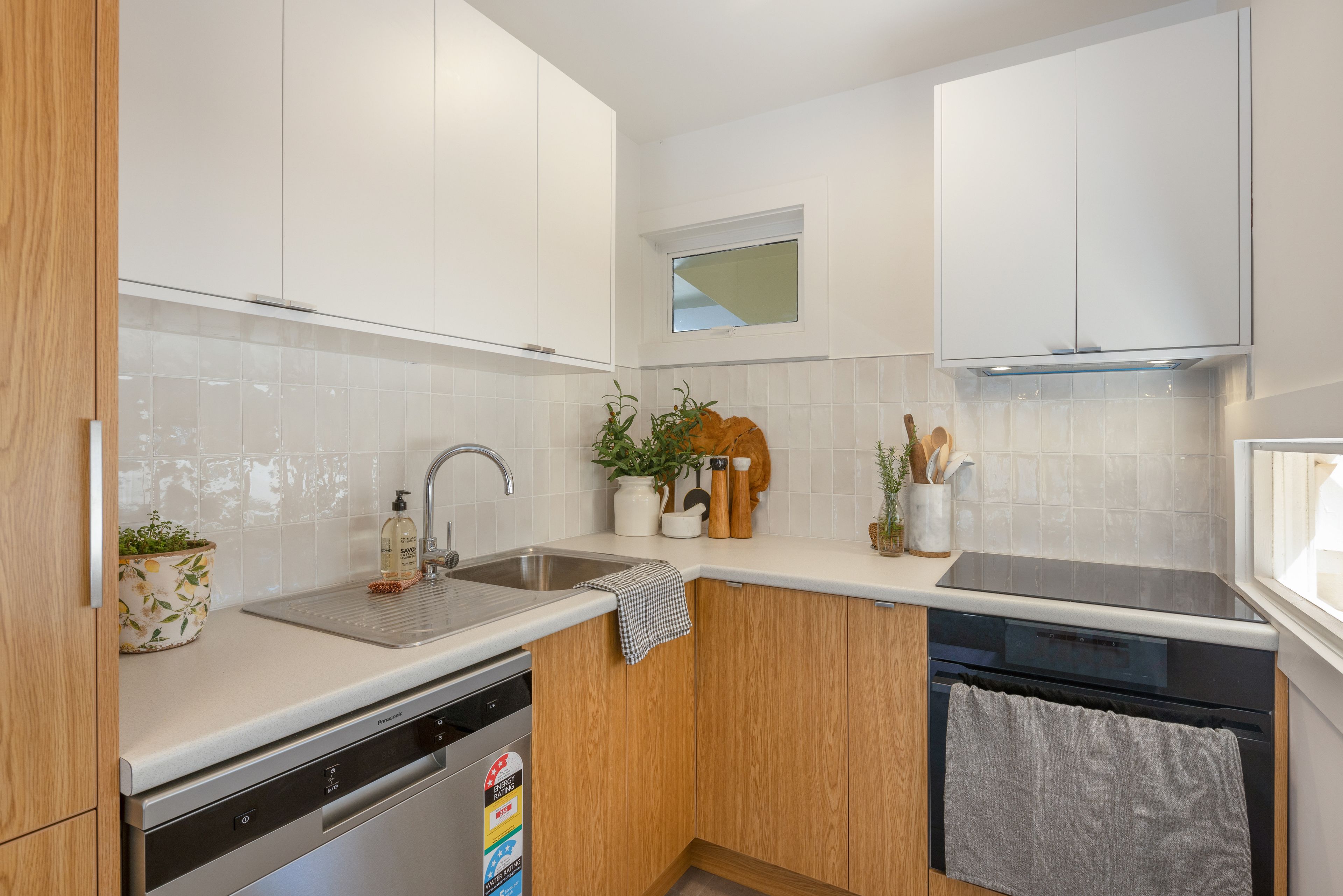 1/4 Claremont Grove, Mount Victoria, Wellington City 6011 - Sold House ...