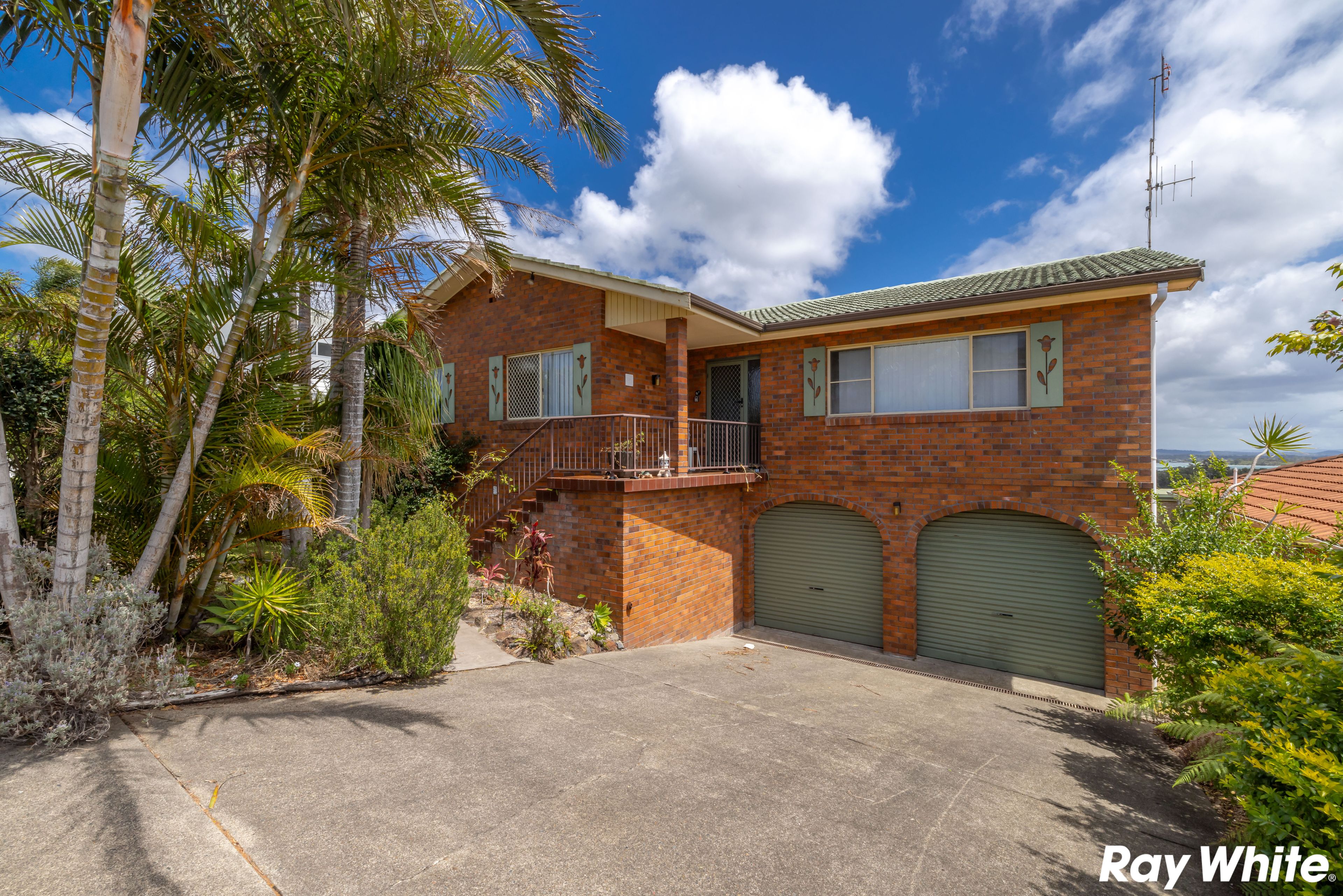 37 Sunset Avenue, Forster, NSW 2428 - Sold House - Ray White Forster ...