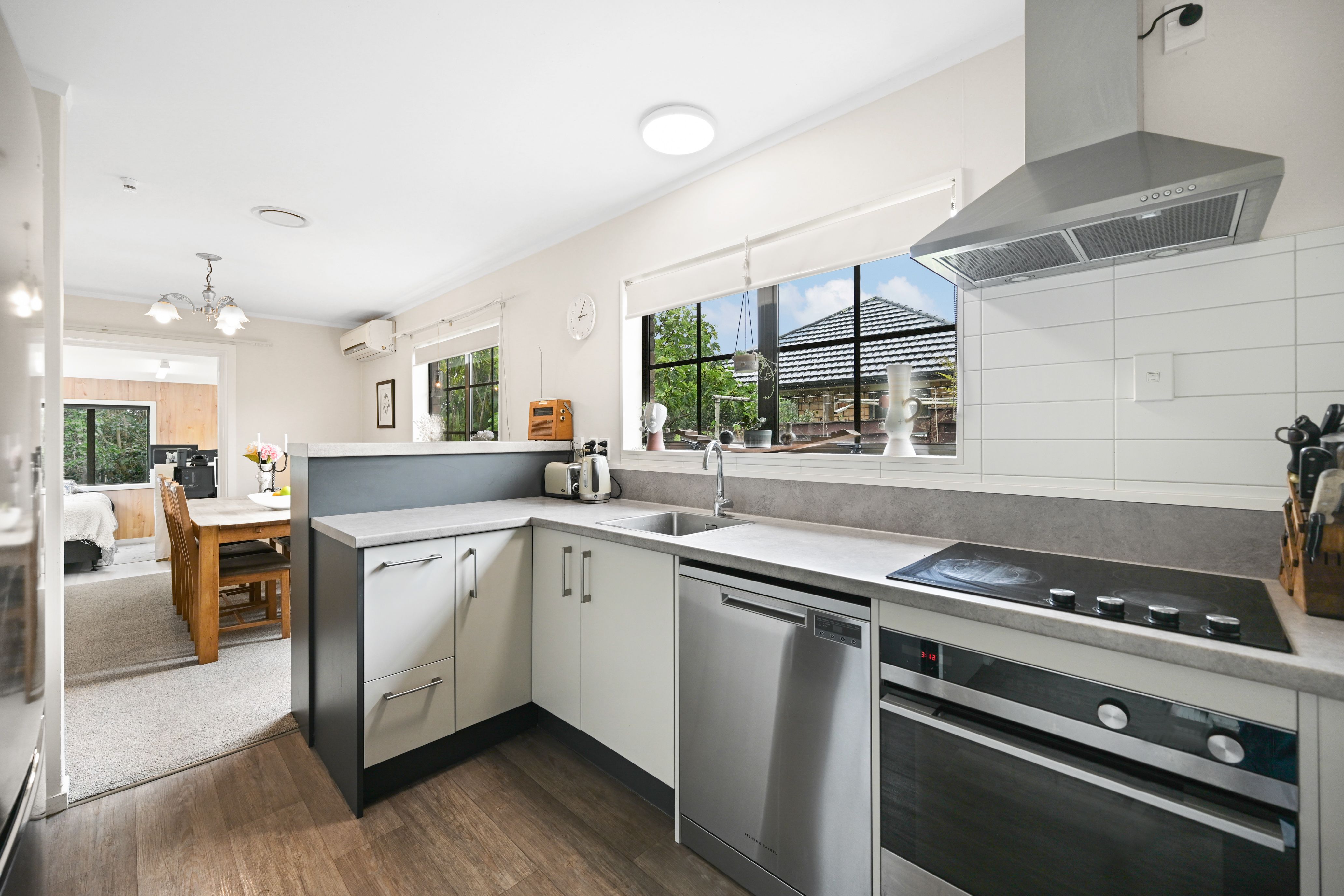 352 Cobham Drive, Hillcrest, Hamilton City 3214 - Sold House - Ray ...