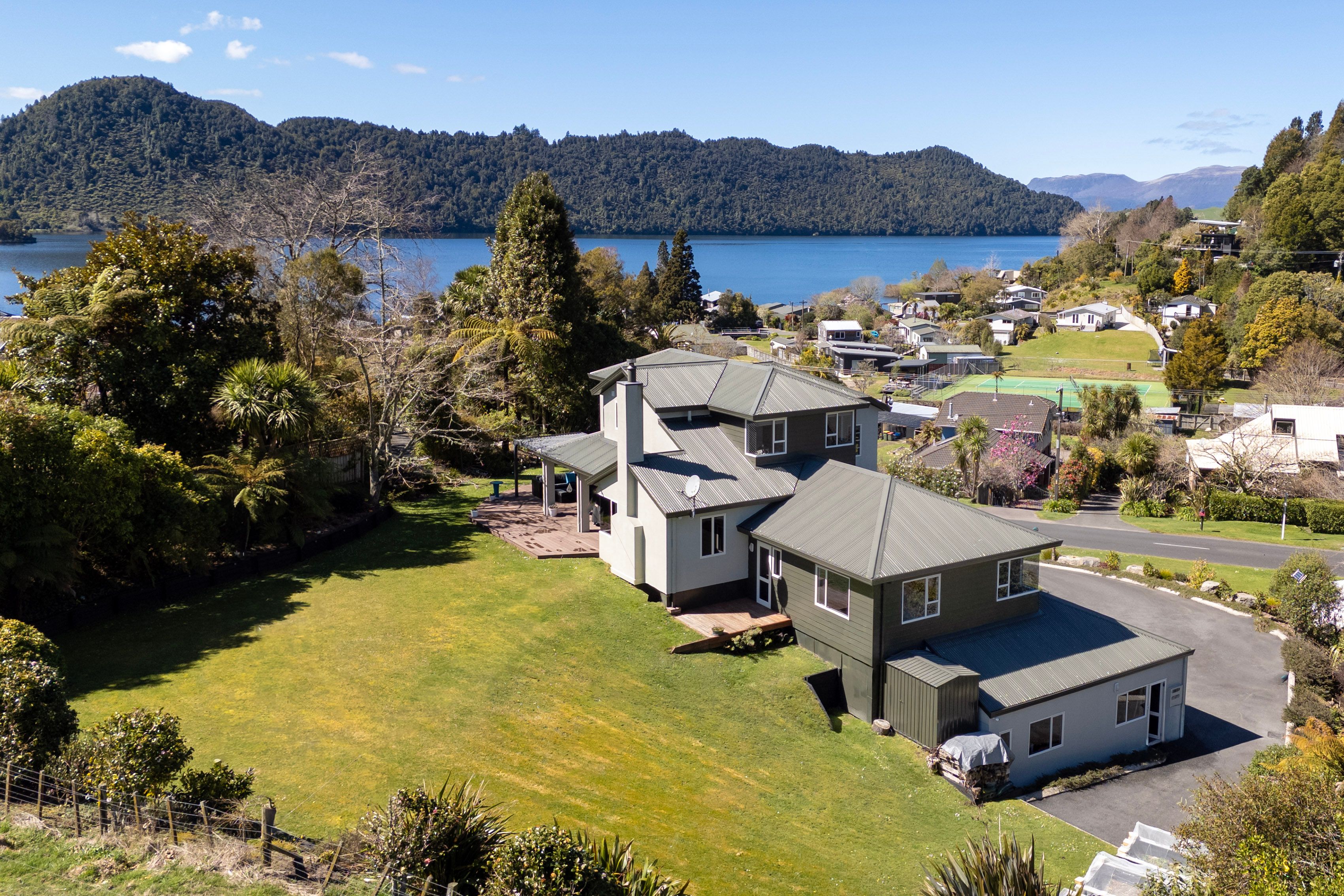 10 Millar Road, Lake Okareka, Rotorua District 3076 - Sold House - Ray ...
