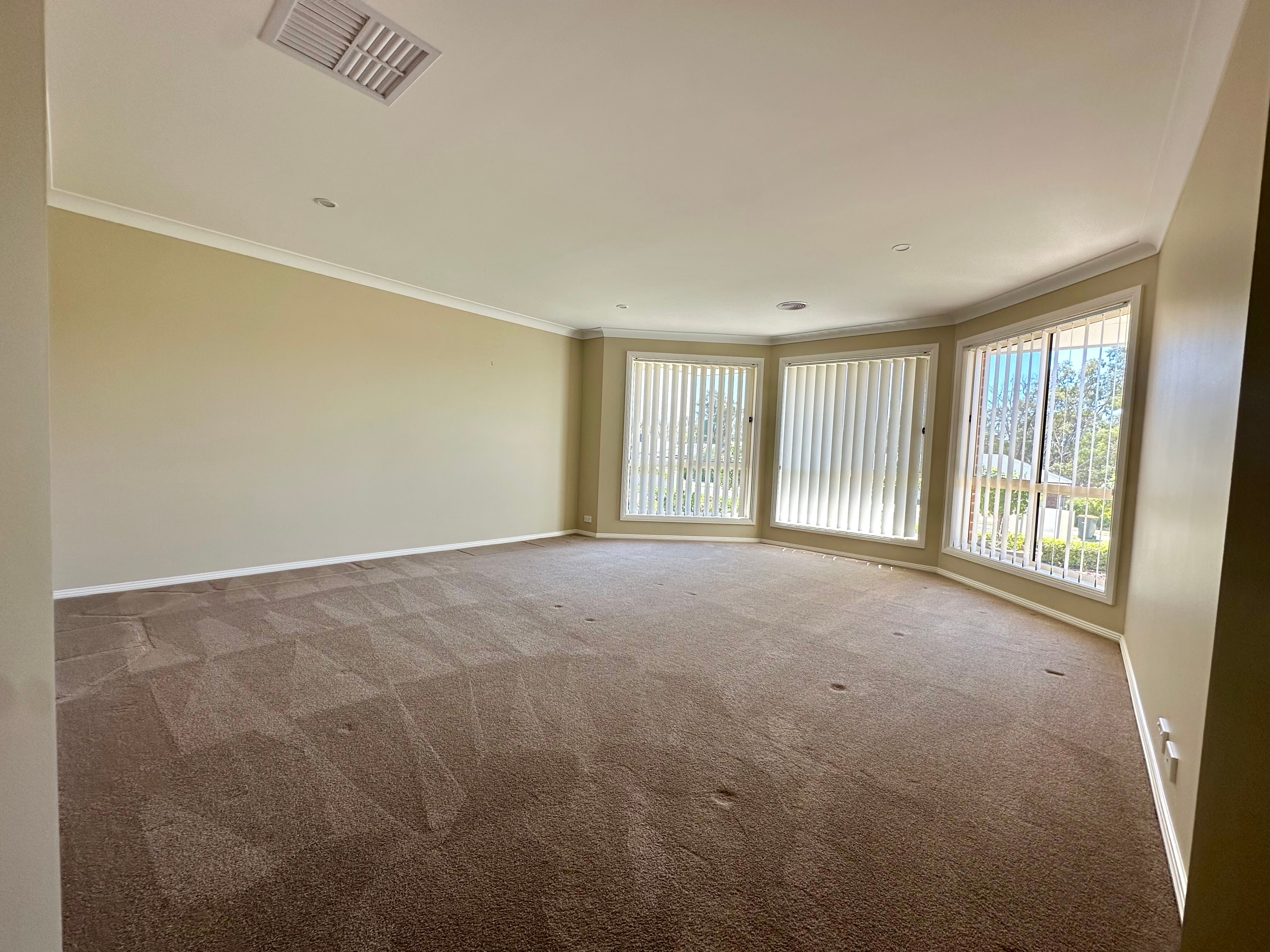 17 Jordan Place, Young, NSW 2594 - House for Rent - Ray White Young ...