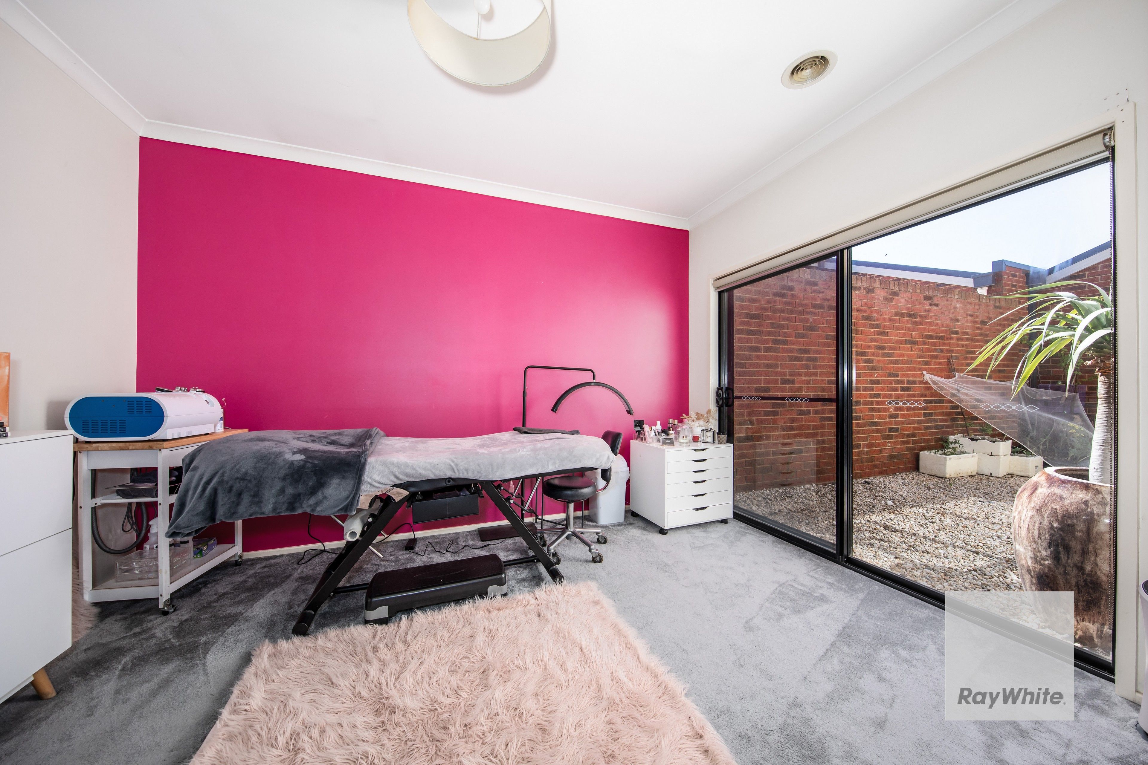 2/18 Jade Way, Hillside, VIC 3037 - Sold Unit - Ray White Taylors Lakes