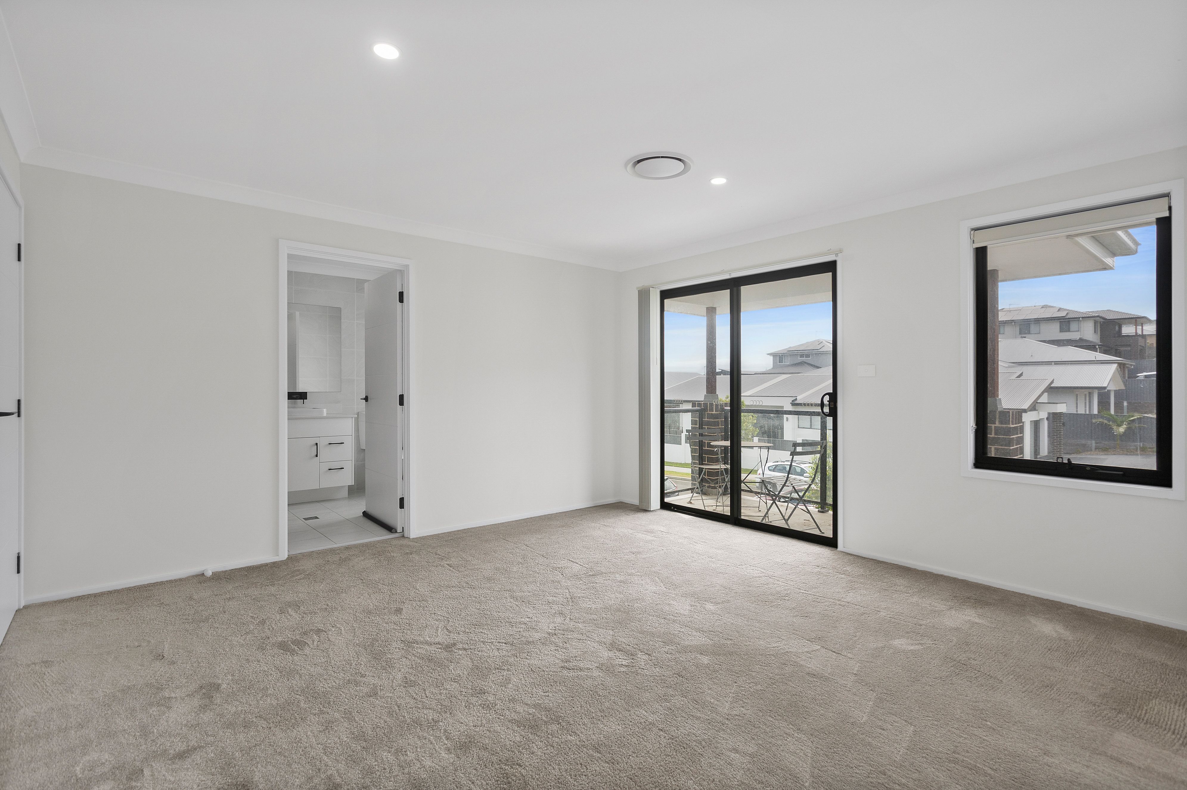 34 Pastureland Street, STREAM HILL, NSW 2526 - Leased House - Ray White ...